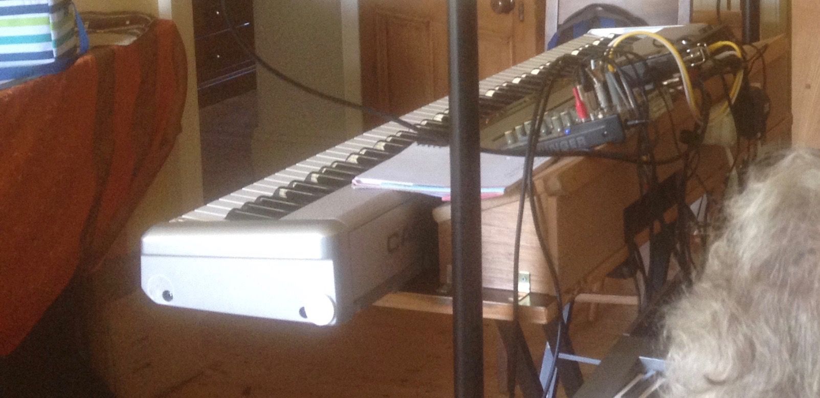 Keyboard Amp/Desk : 6 Steps - Instructables