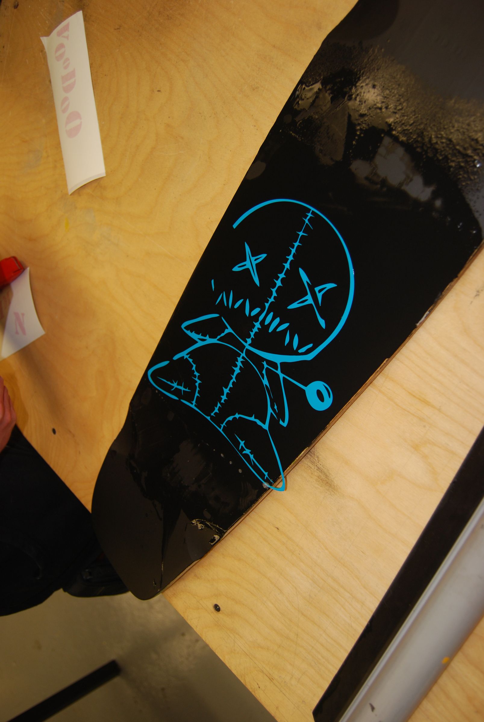 Applying Vinyl to Curved Surfaces : 4 Steps (with Pictures) - Instructables