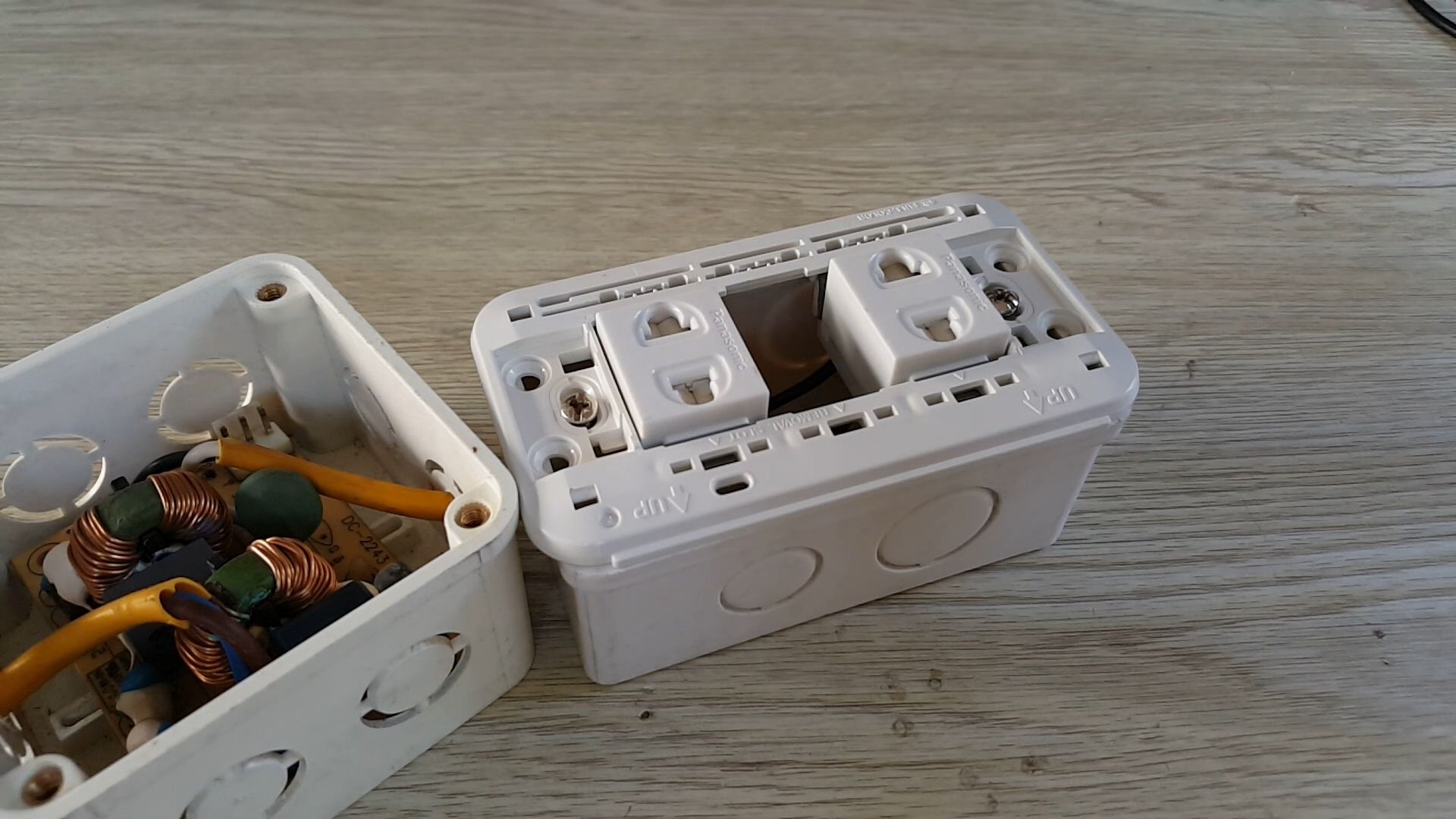 How to Make the Best Power Strip : 4 Steps - Instructables