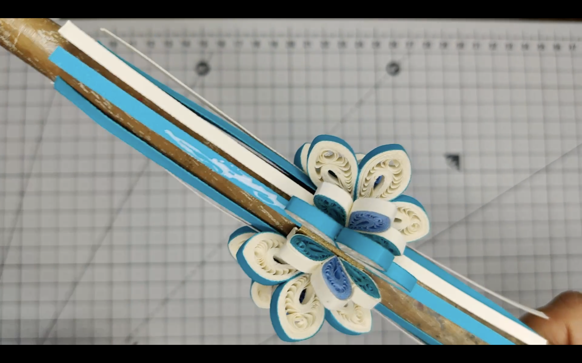Paper Quilled Ornamental Dangler DIY : 13 Steps (with Pictures ...
