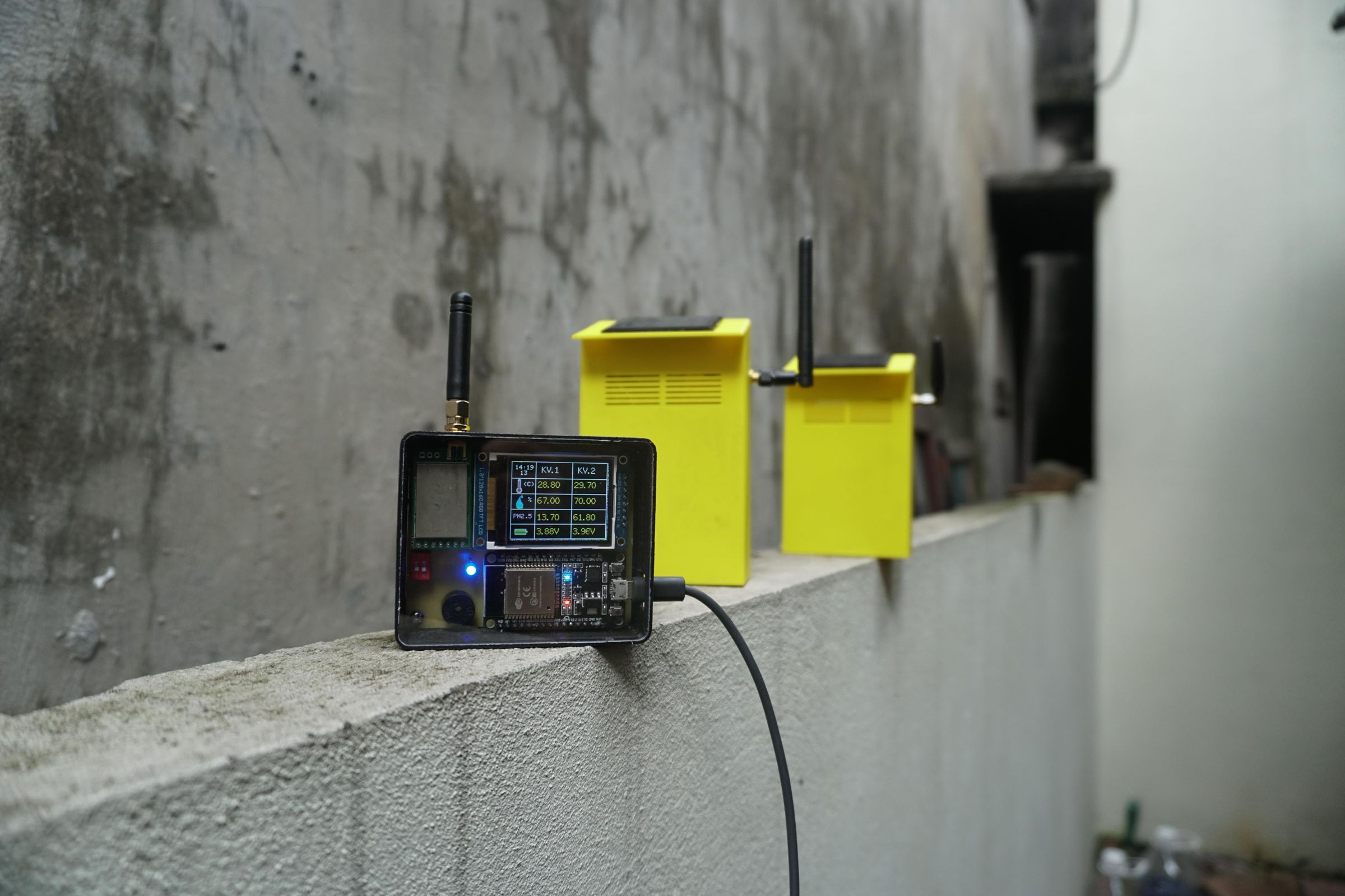 LoRa E32 Based Wireless Weather Station Monitoring System | ESP32 IOT ...