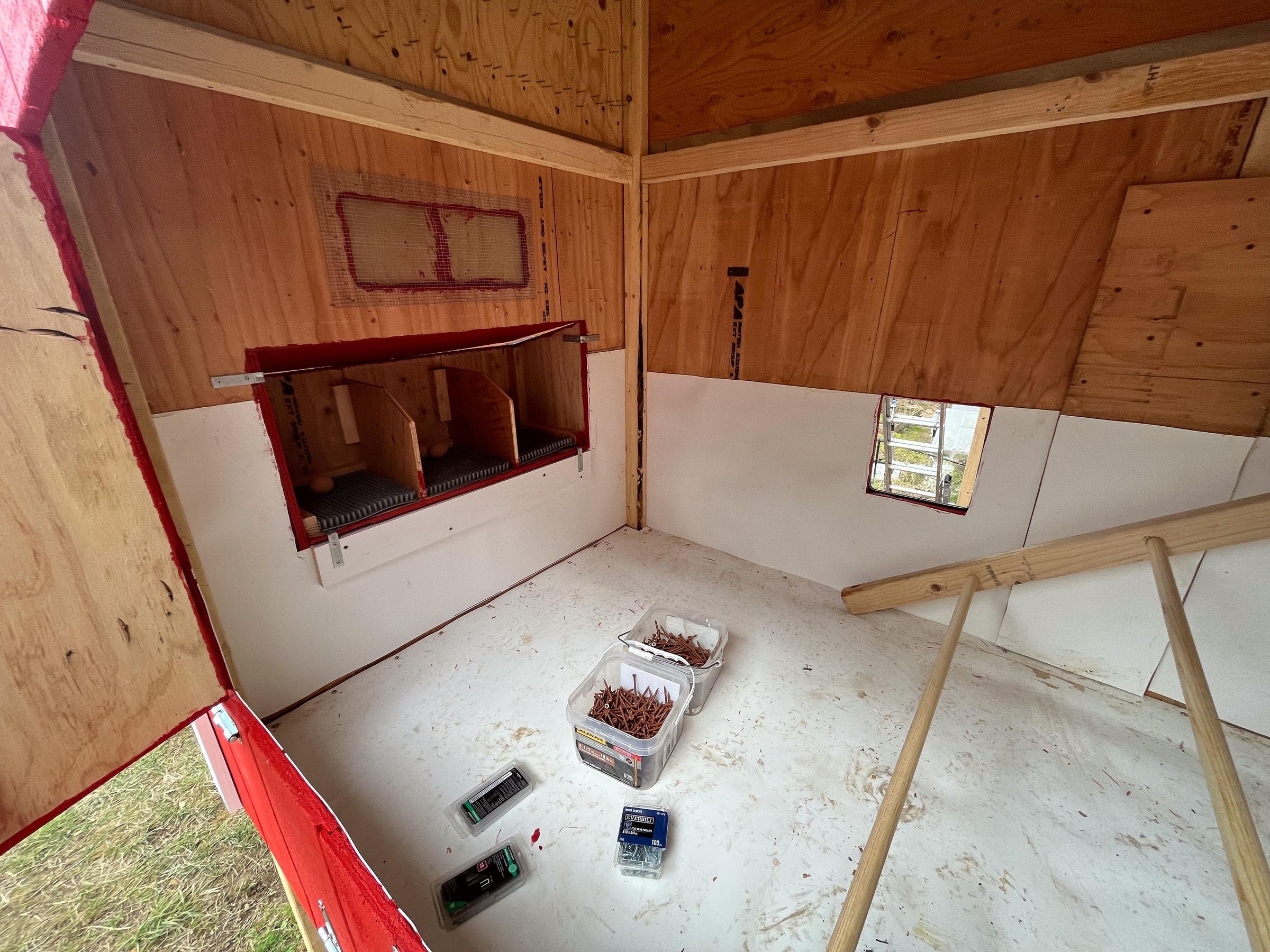 Build a DIY Chicken Palace : 7 Steps (with Pictures) - Instructables