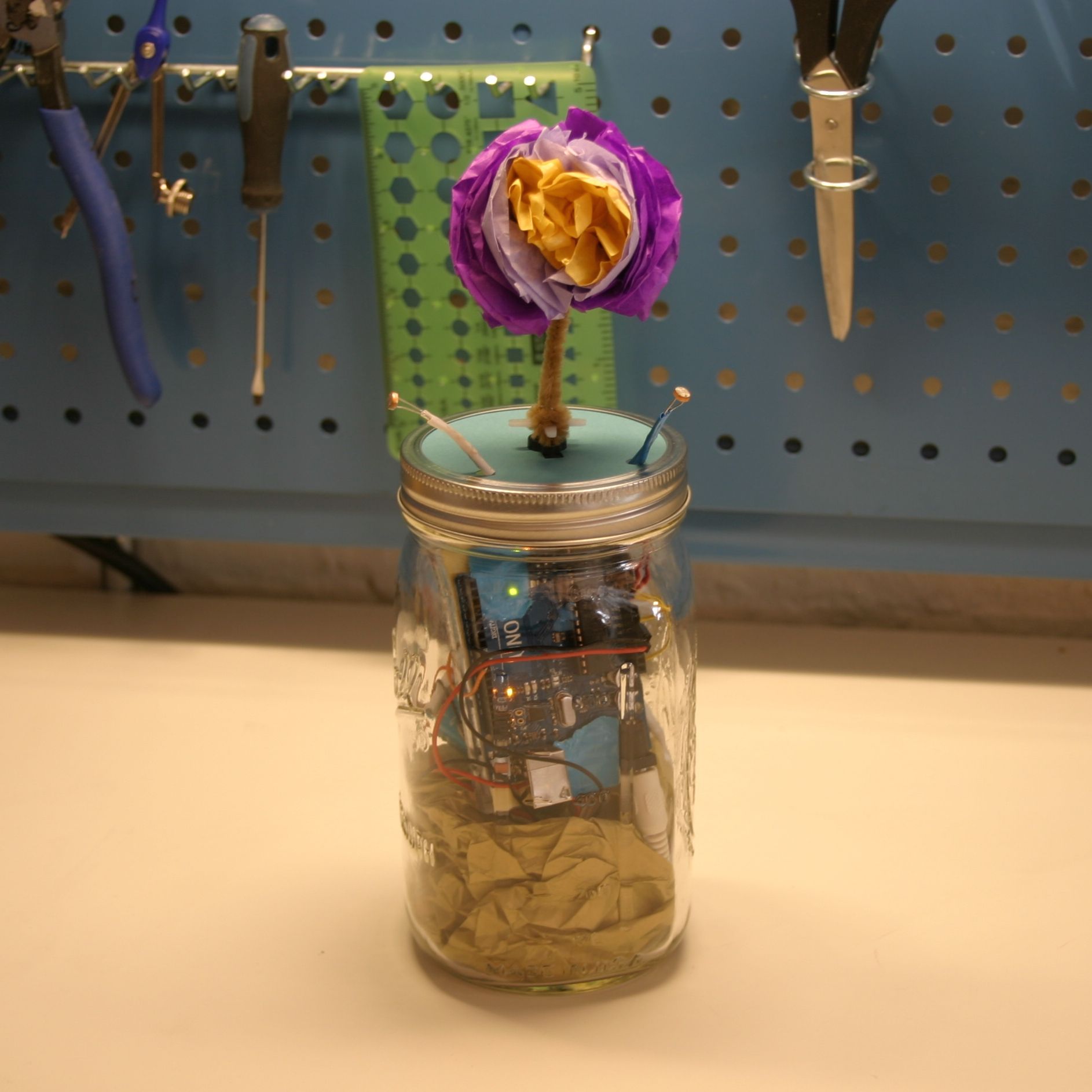 Create an Arduino Controlled Light-Following Flower Bot : 10 Steps ...