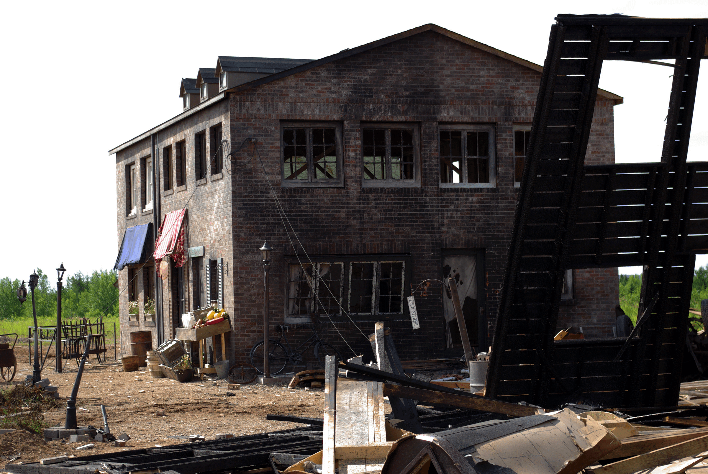 How to Build a Film Set (and How It Got Blown Up) : 5 Steps - Instructables