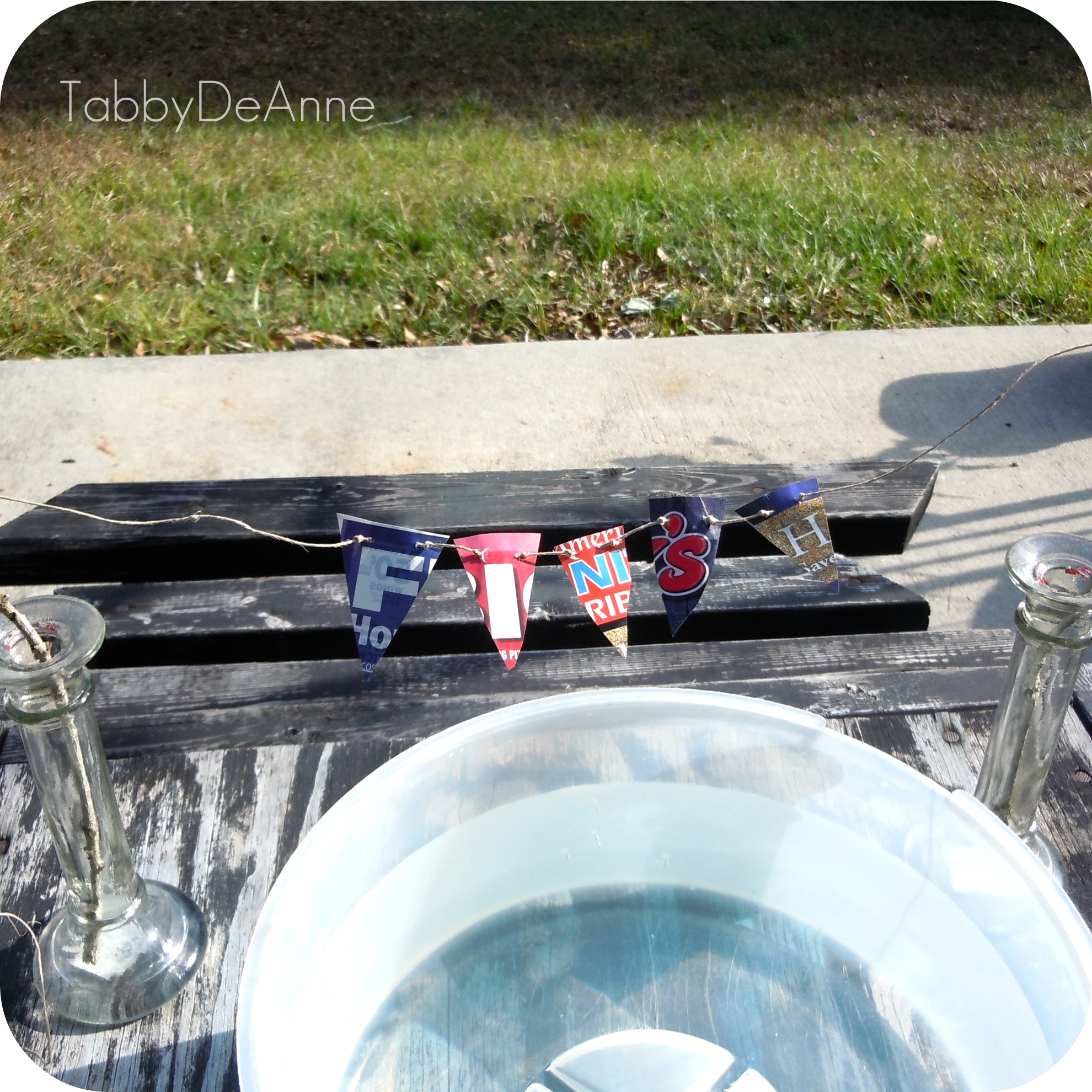 Paper Finish Line Flag Banner FREE! : 3 Steps - Instructables