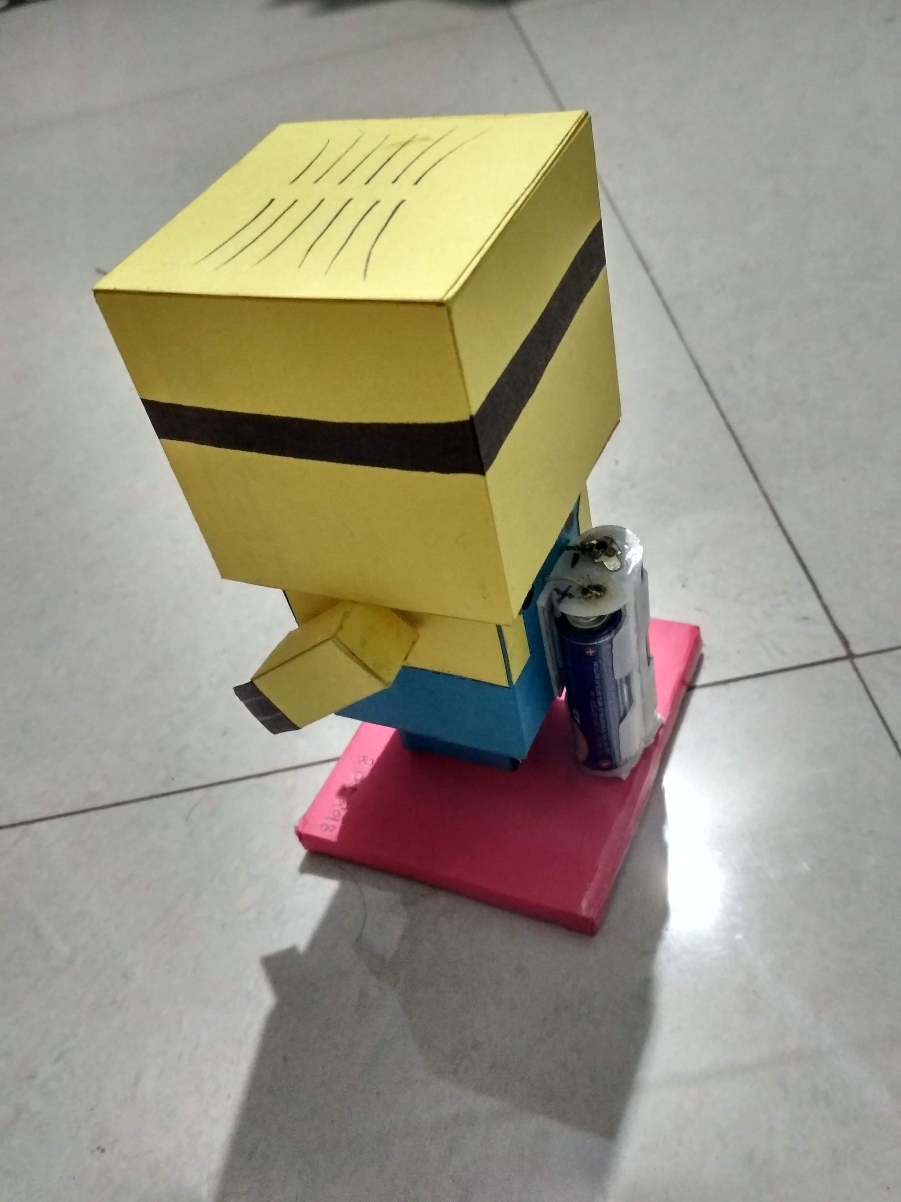 Minion Cubecraft Toy (A Flashlight Toy) : 4 Steps - Instructables