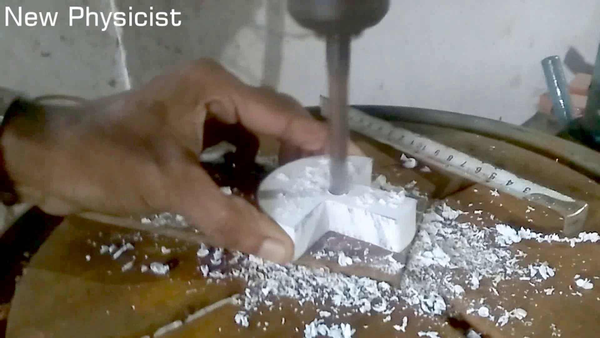 TWO STROKE ENGINE MODEL : 4 Steps - Instructables