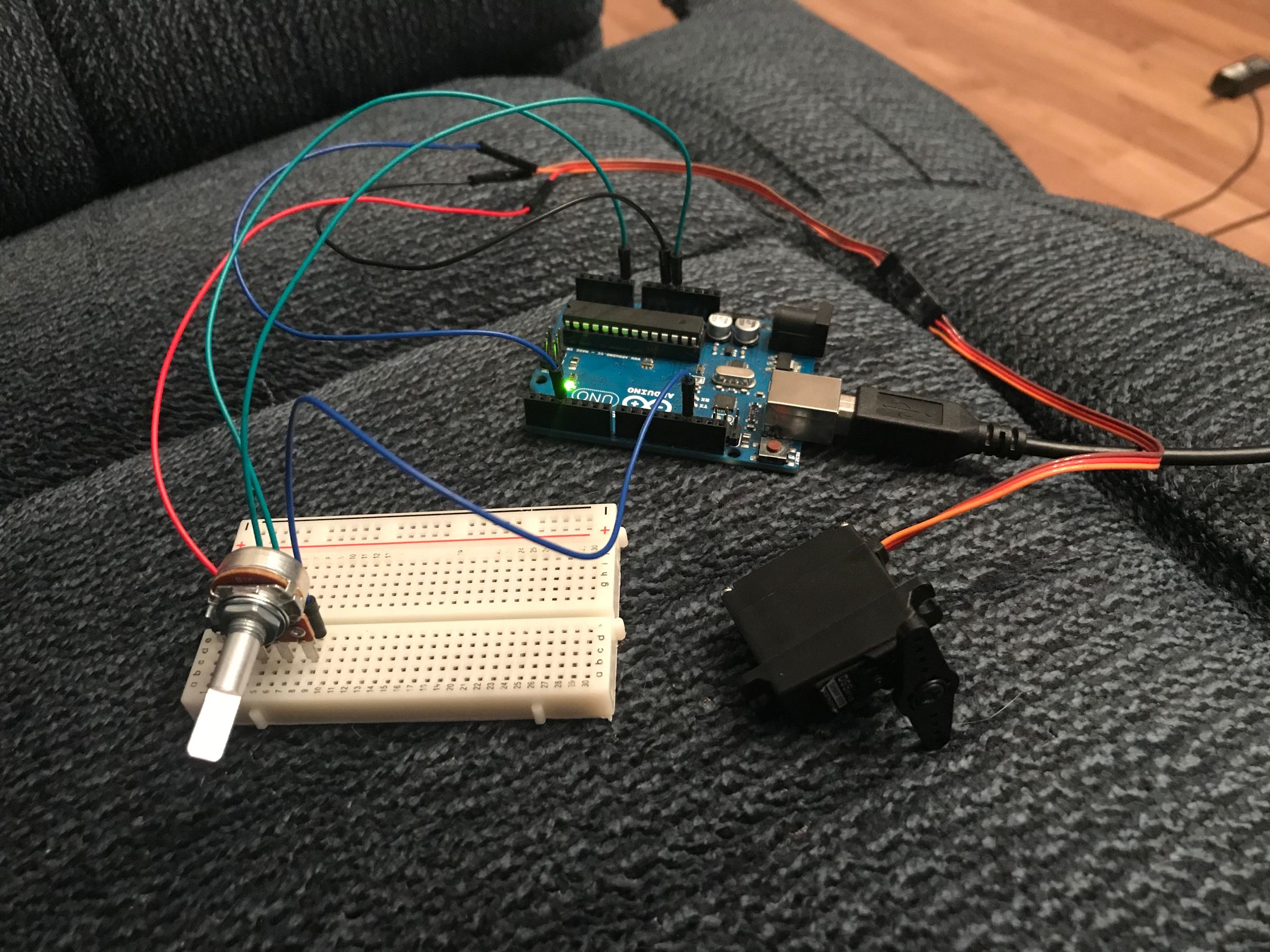 Servo Motor + Potentiometer + Arduino: Potentiometer-Controlled Servo ...