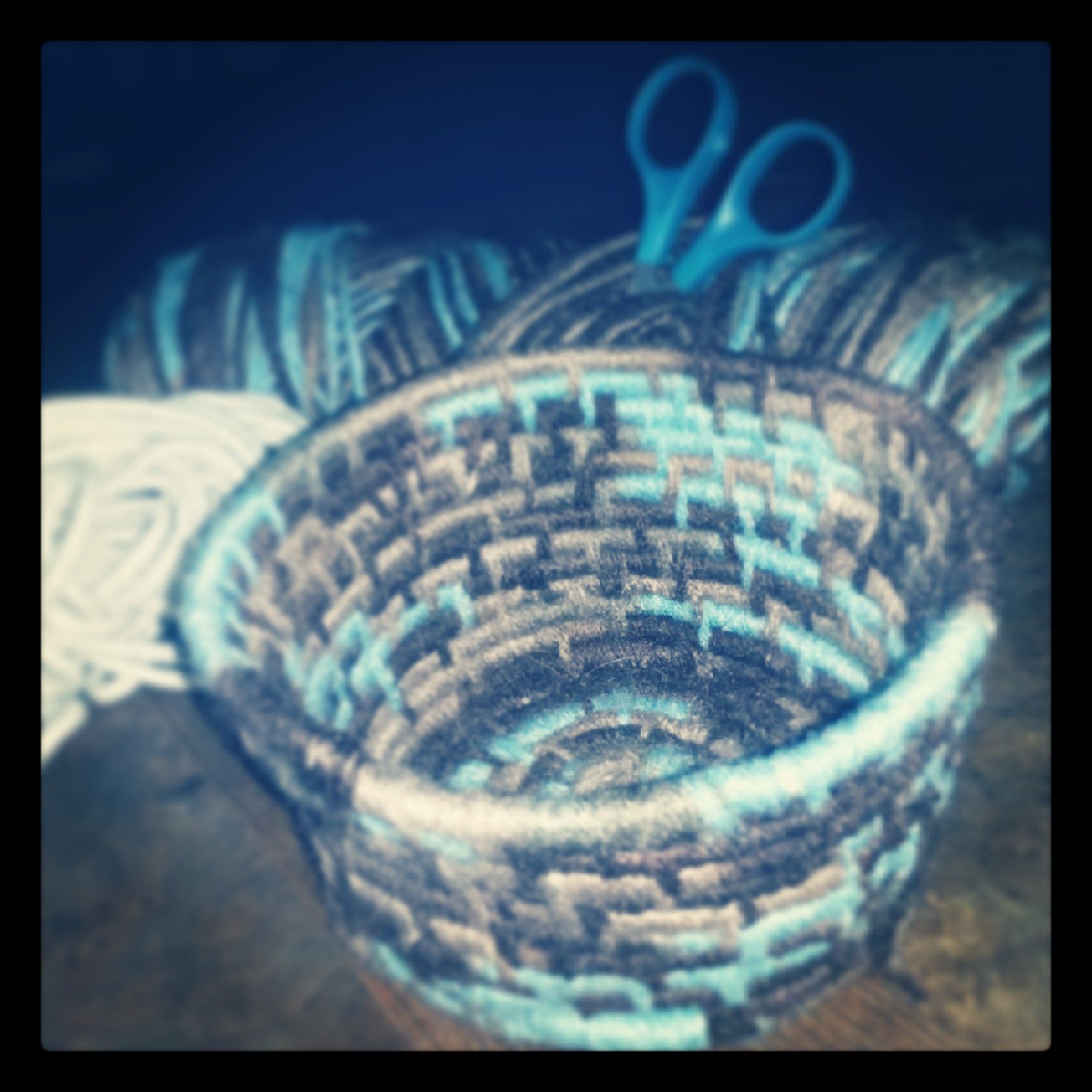Weaving a Yarn Basket : 8 Steps (with Pictures) - Instructables