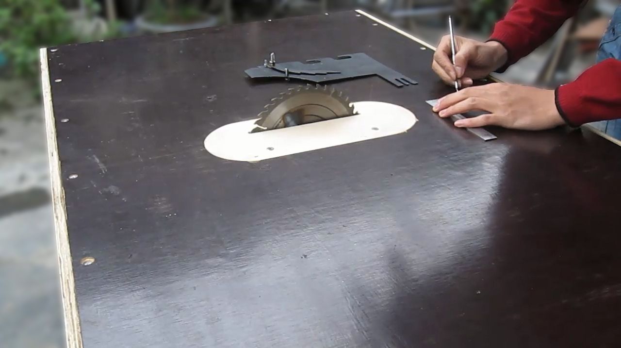 How to Make a Table Saw - Anti KickBack for DIY Table Saw - Guard ...