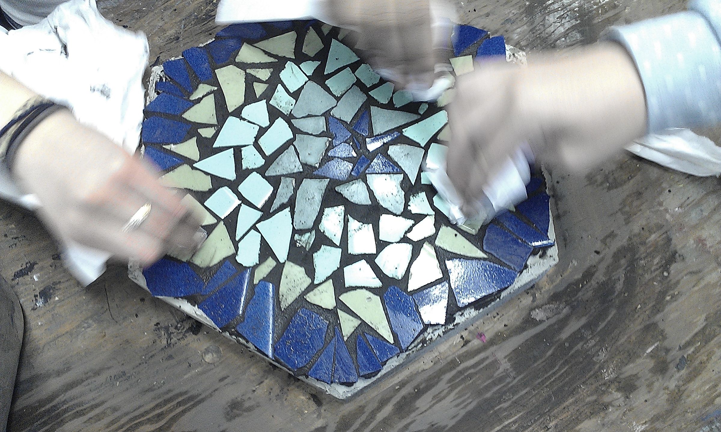 Recycle Ceramics Into Awesome Mosaic Stepping Stones : 15 Steps ...