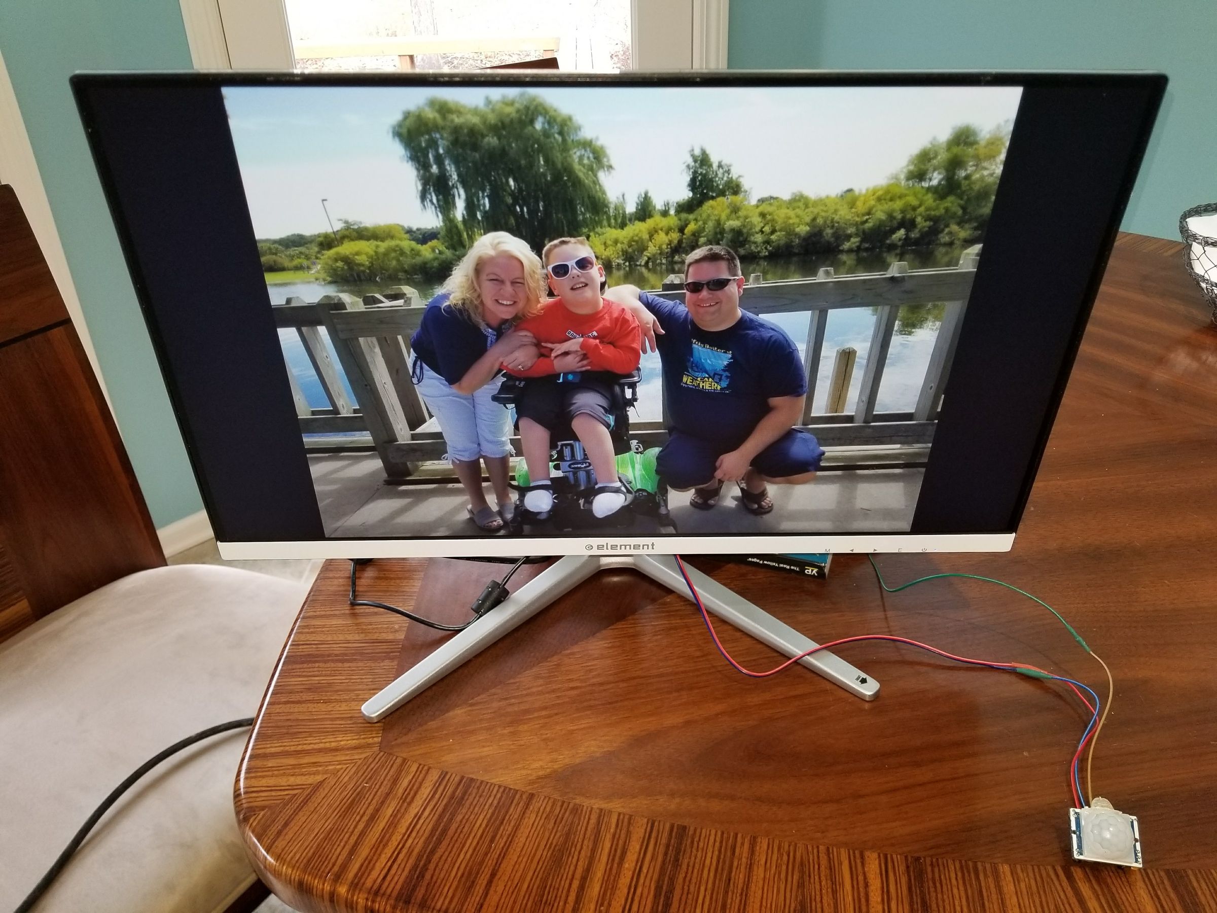 Cloud Connected, Motion Activated, Digital Photo Frame : 9 Steps (with ...