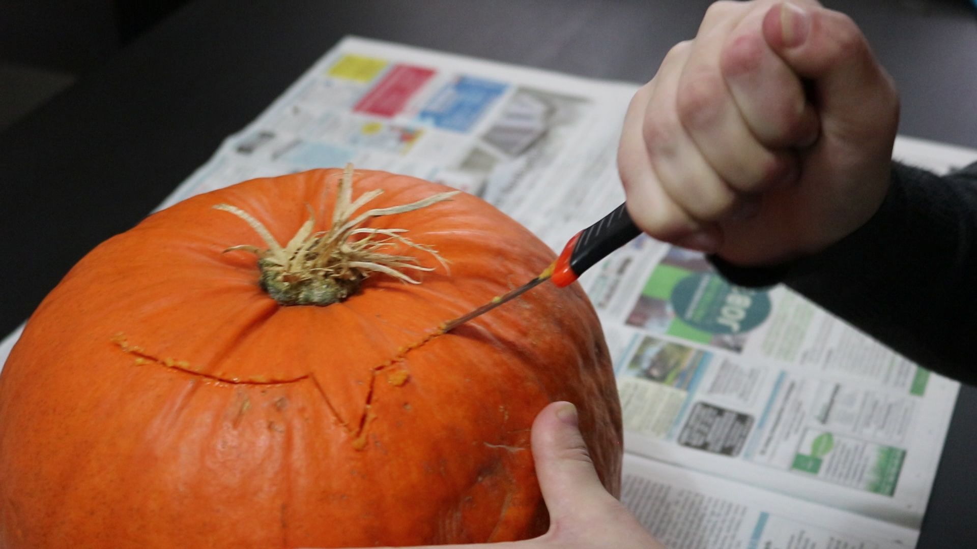 Pumpkin Carving Tips & Tricks : 5 Steps (with Pictures) - Instructables