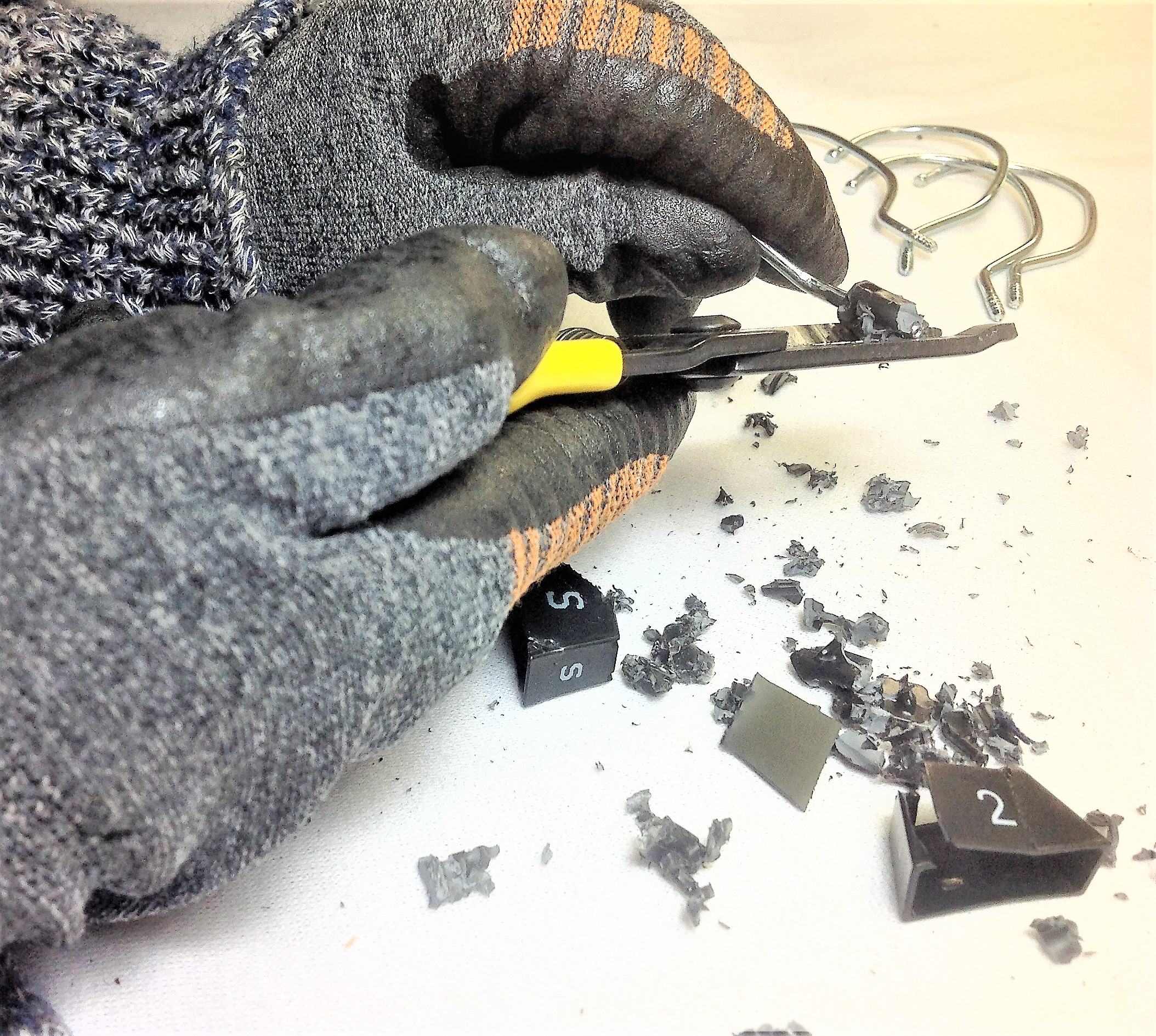 DIY Montessori Dressing Frames for Practical Life Skills : 11 Steps ...