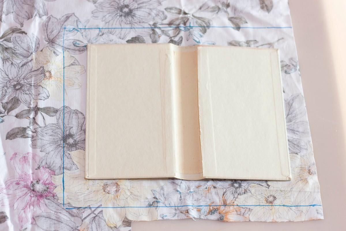 Book Into a Handbag : 6 Steps (with Pictures) - Instructables