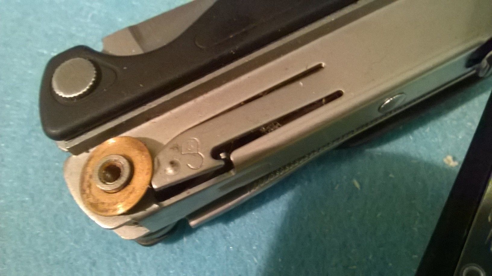 Leatherman Charge UK Legal - Disable Liner Lock (with Pictures ...