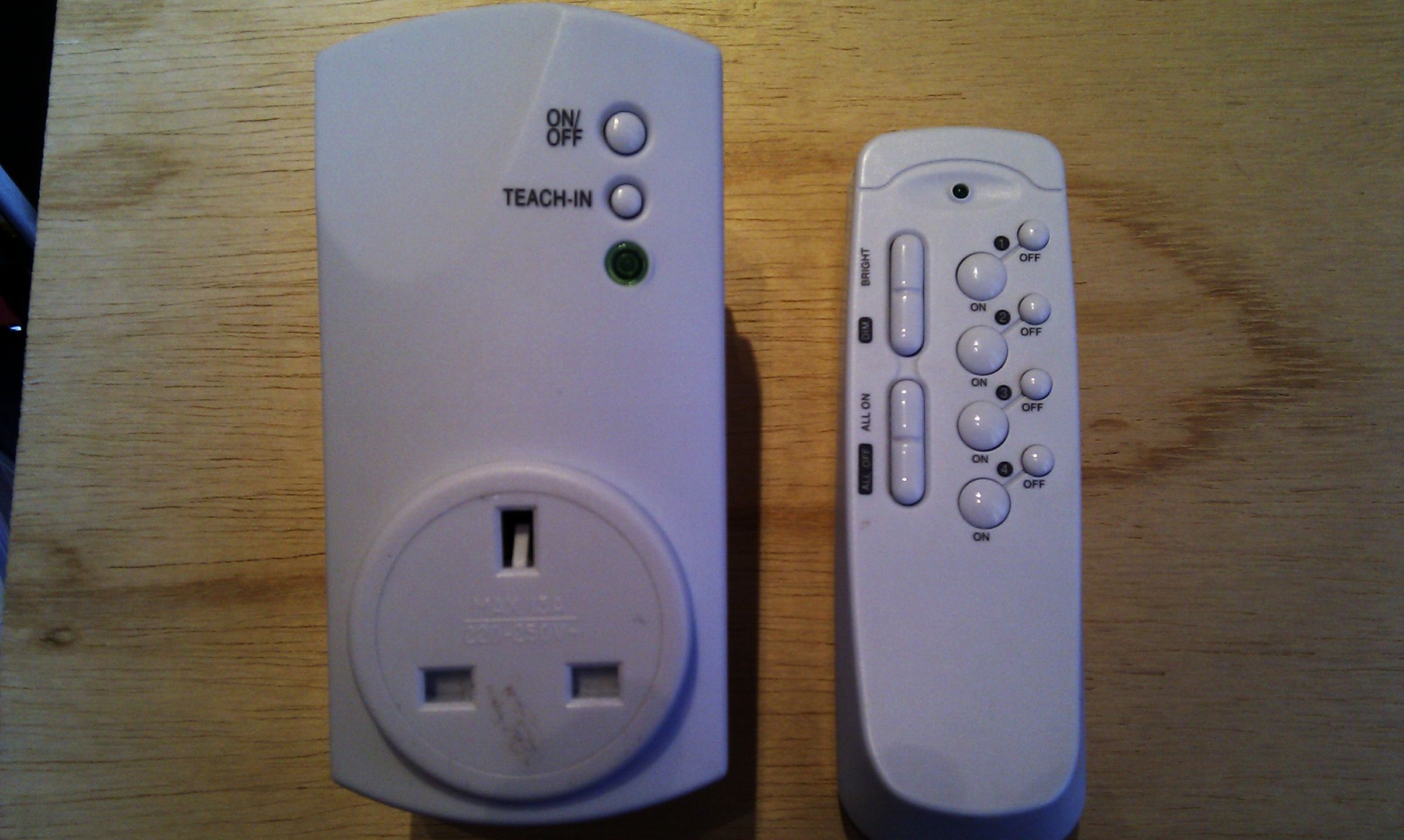 Safely Controlling Mains Powerline Sockets Using Electronics : 9 Steps ...