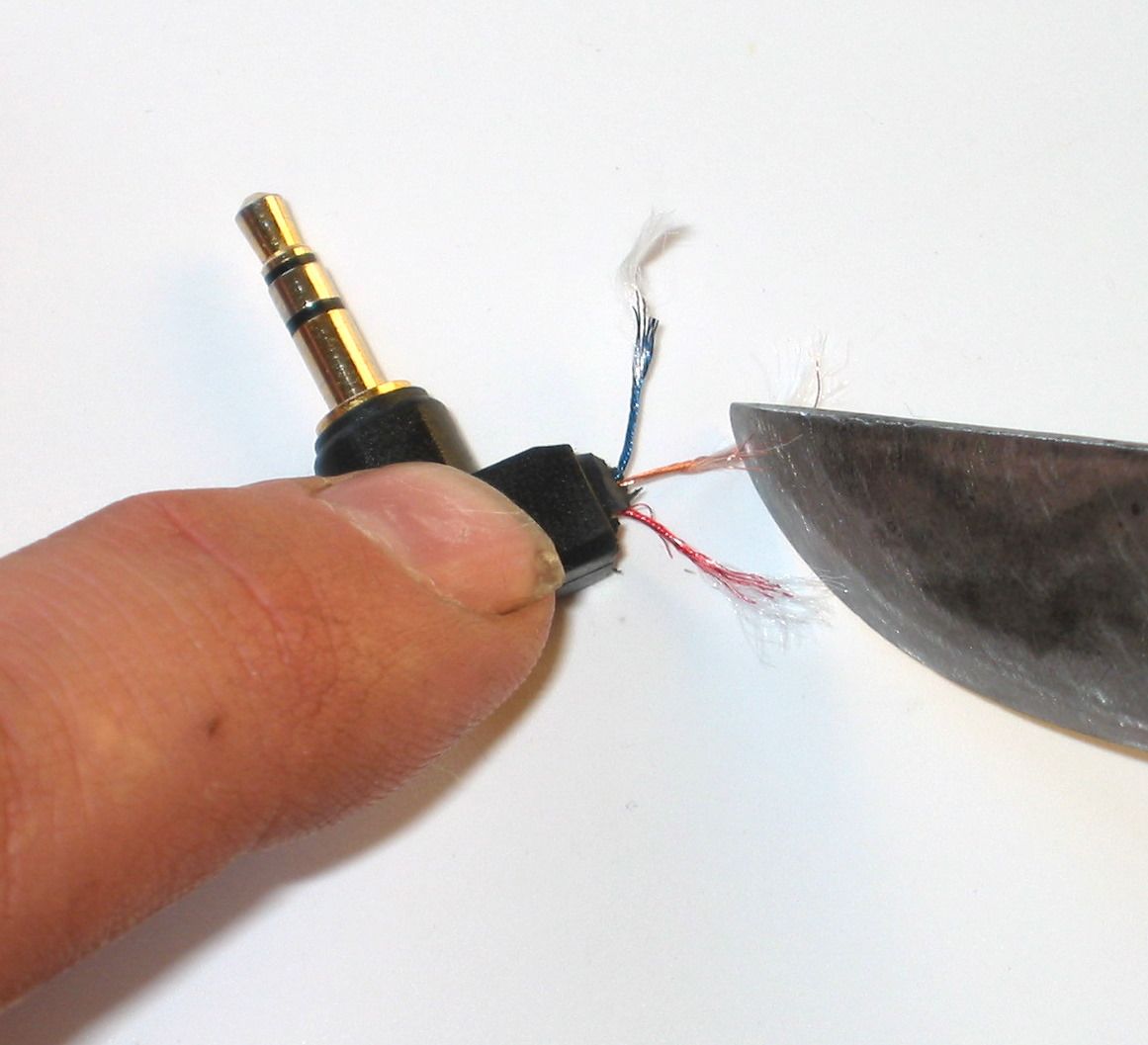 Mini Audio Connector Hasty Replacement Repair : 11 Steps - Instructables