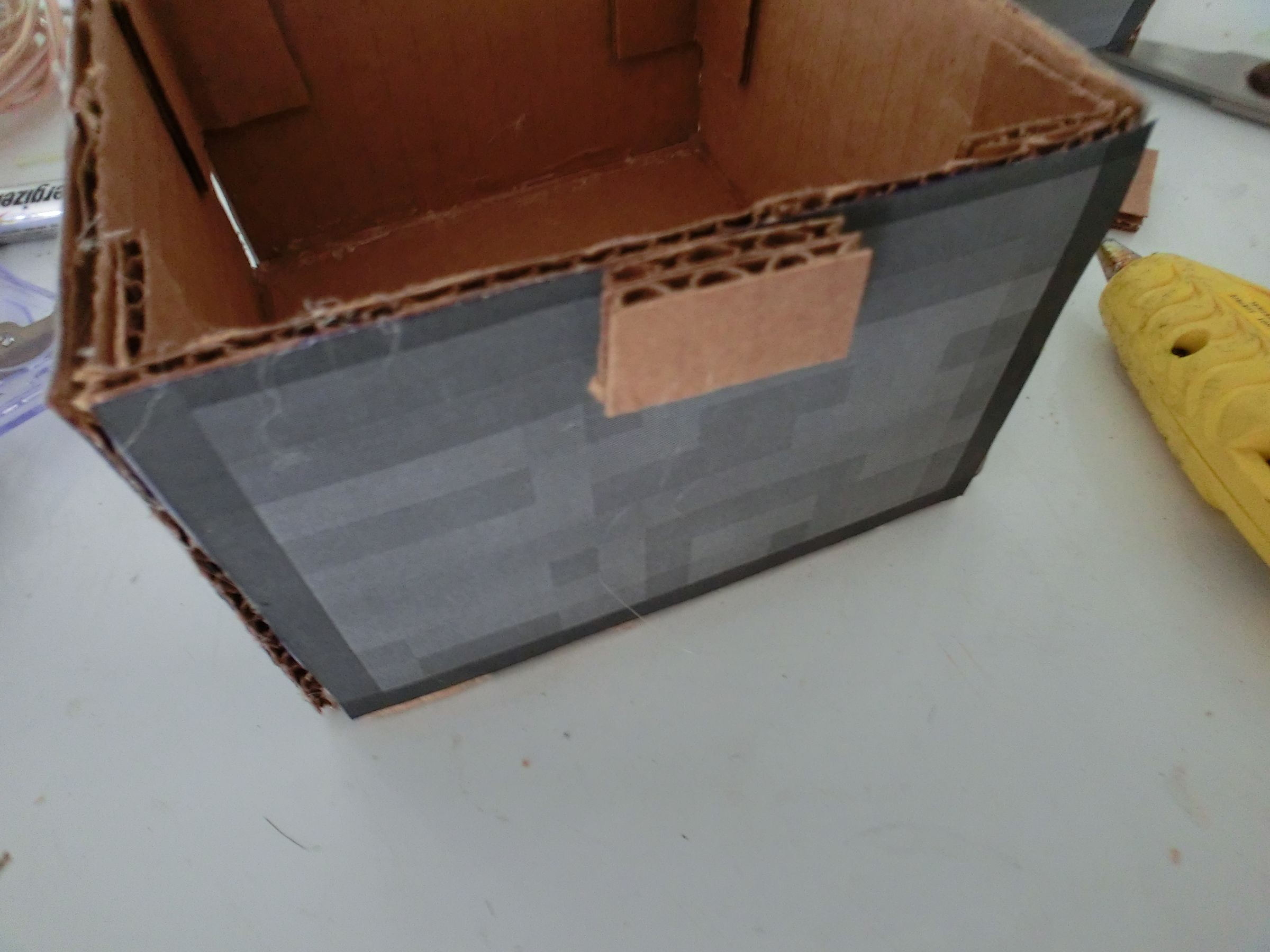 Minecraft Cardboard Chest : 8 Steps - Instructables