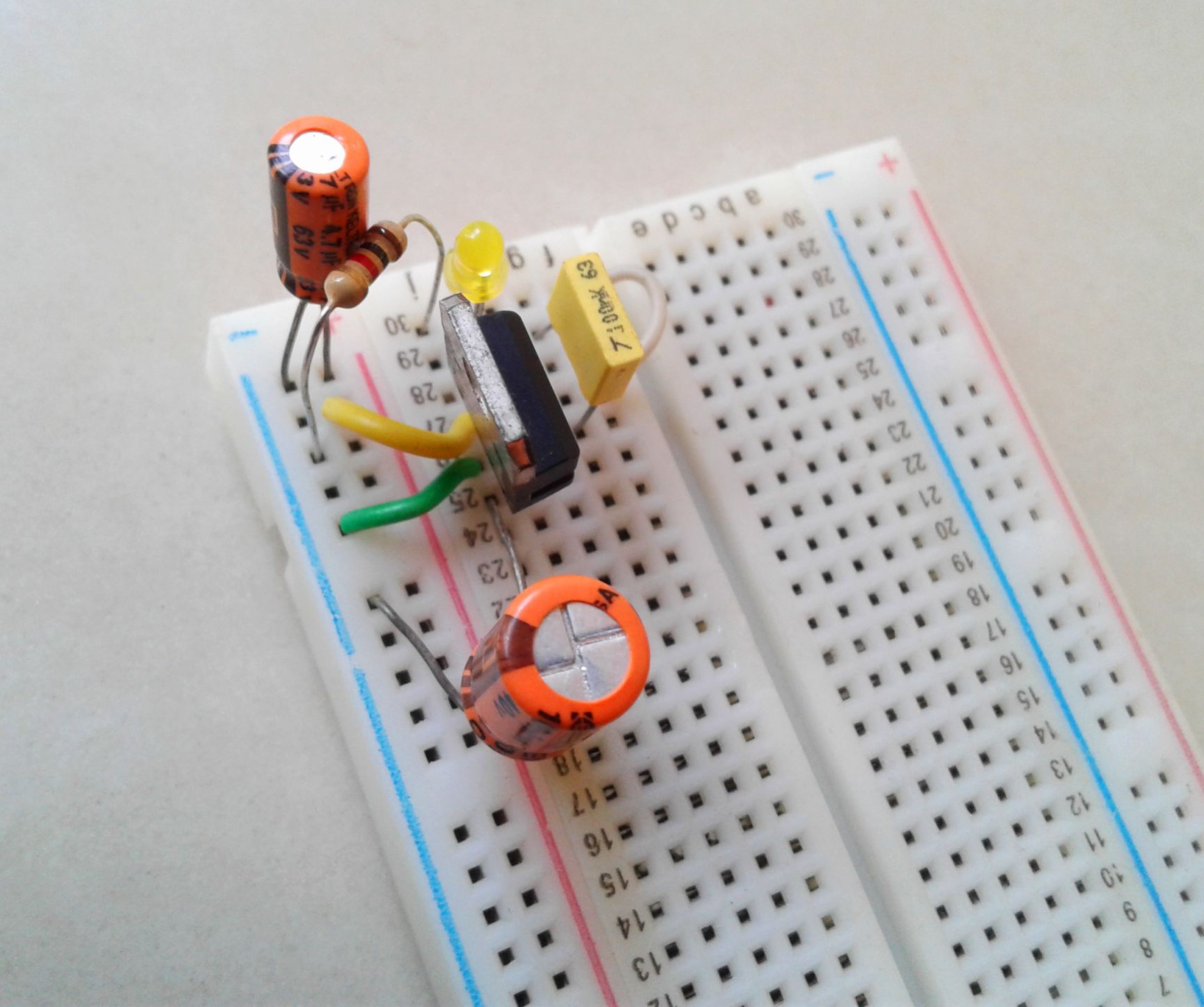 BCD Counter Using Discrete TRANSISTORS : 16 Steps - Instructables