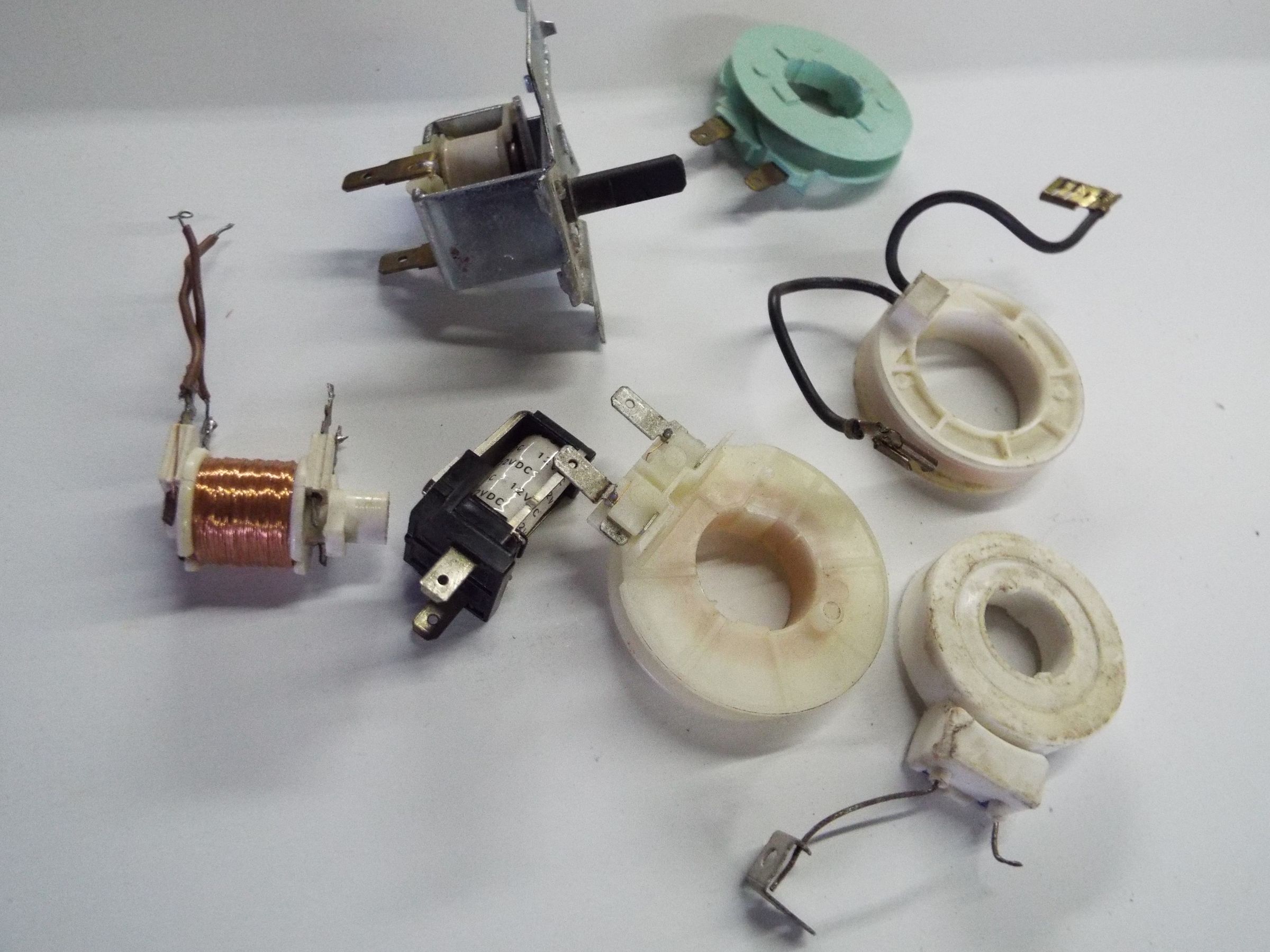 Diddley Bow : 6 Steps (with Pictures) - Instructables