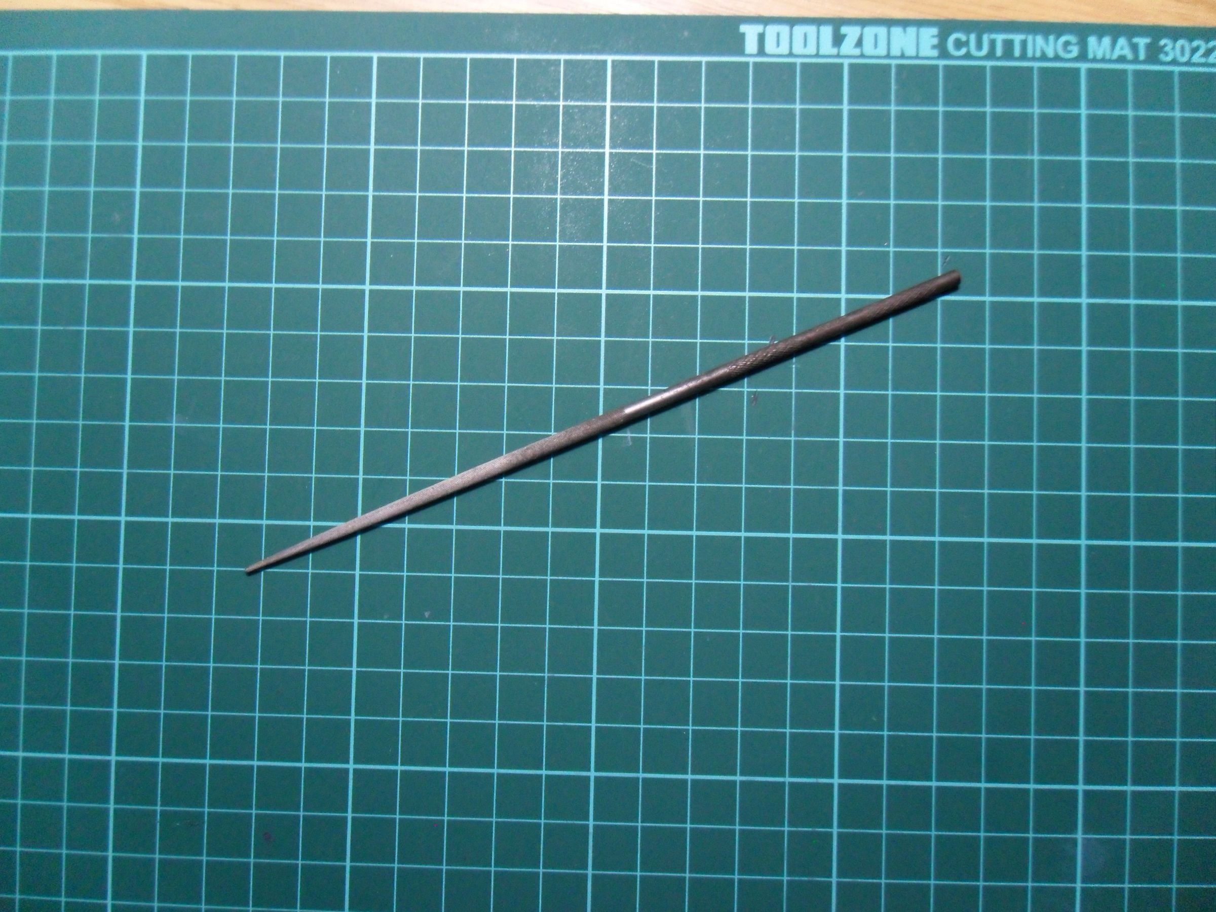 Practical Circuit Construction With Strip Board : 14 Steps (with ...