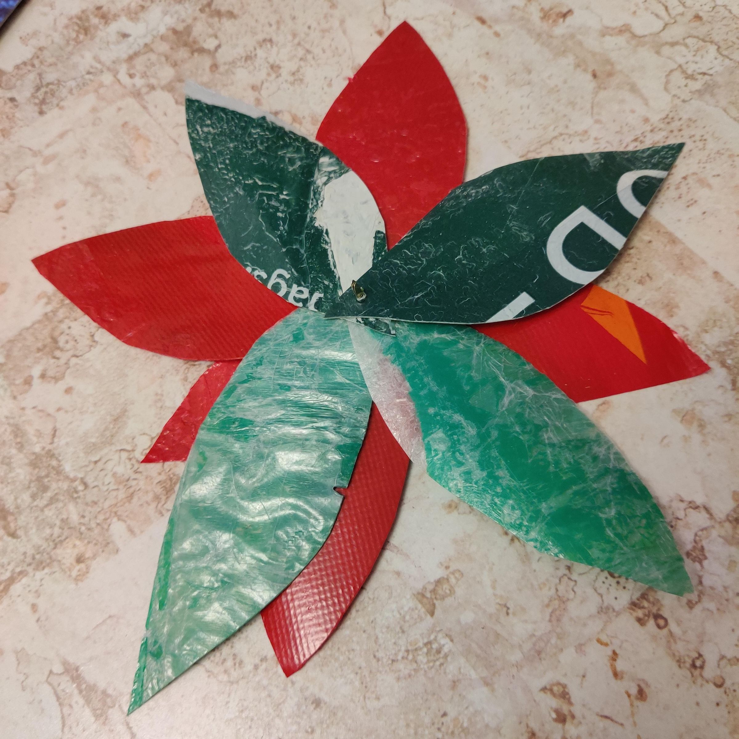 Recycled Plastic Christmas Wreath : 10 Steps (with Pictures ...