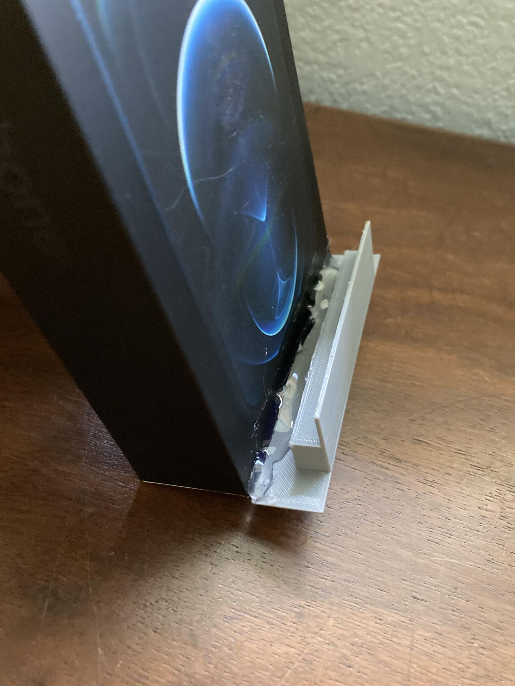 IPhone Box Charger : 7 Steps - Instructables