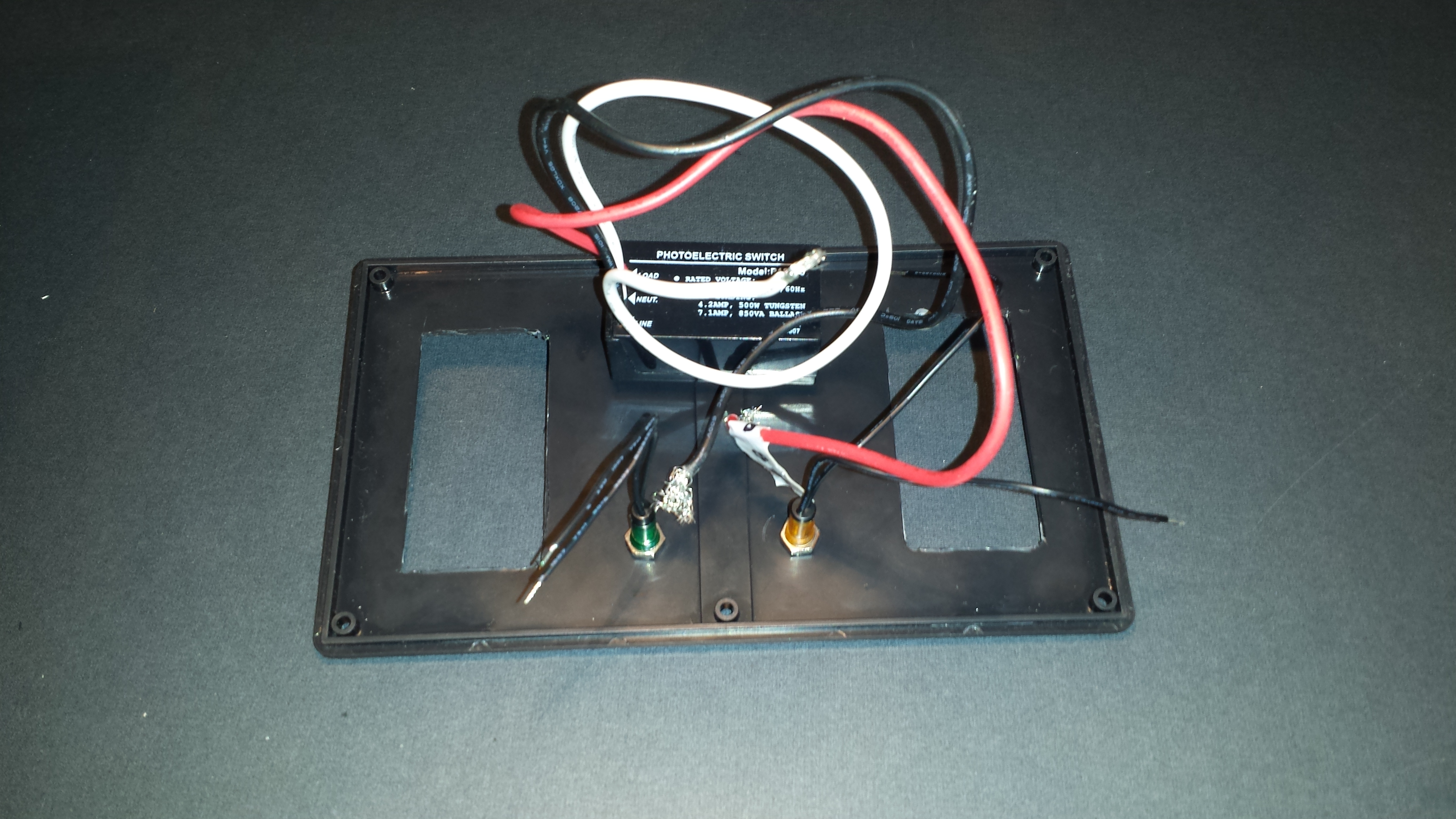 Photo Sensor Controlled Outlet (turns on or Off at Daylight or Nightime ...