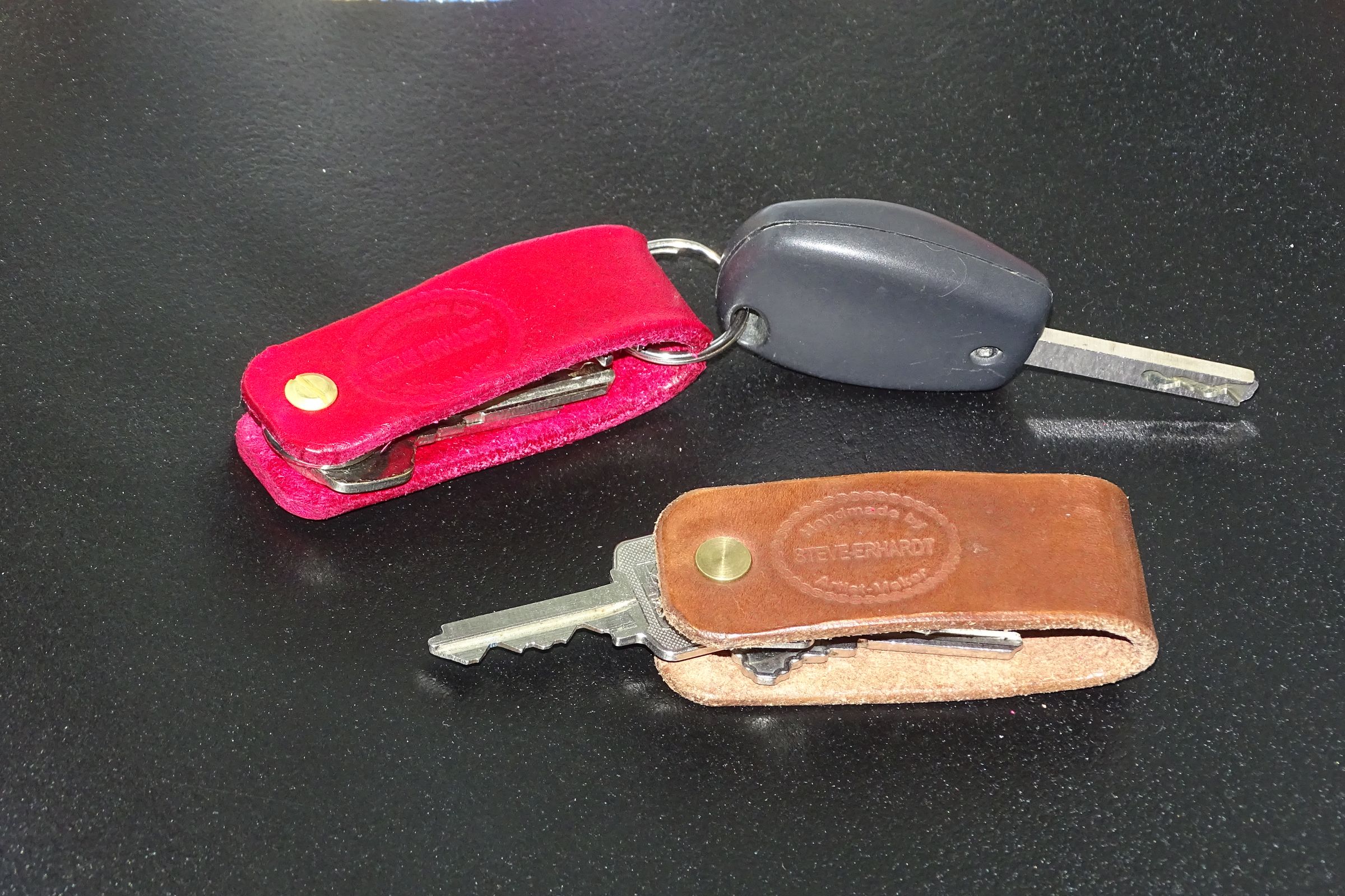 Making a Swivel Key Ring / Key Fob for Less Than $5 : 6 Steps (with ...