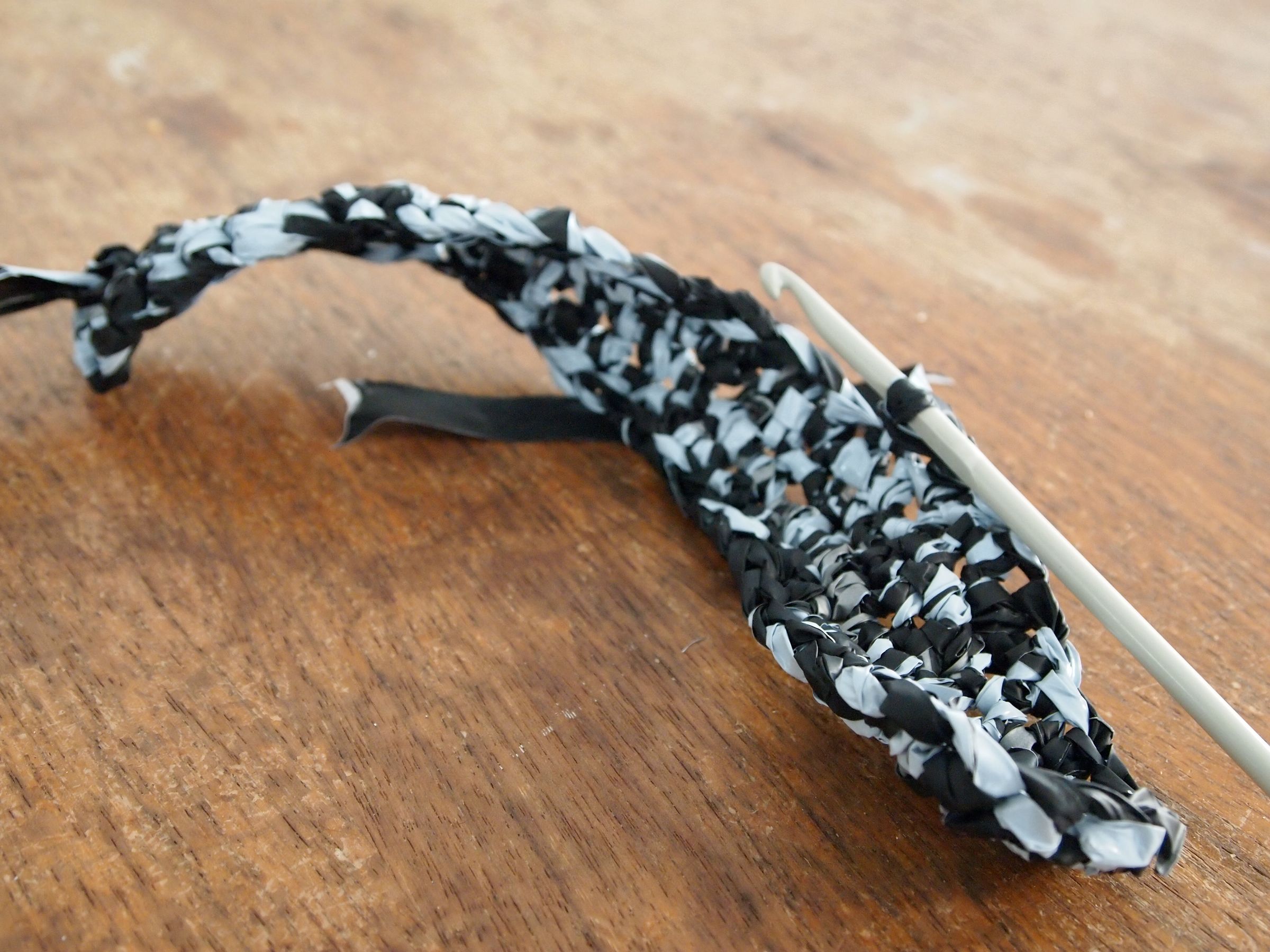 How to Make a Plarn Shopper : 4 Steps (with Pictures) - Instructables