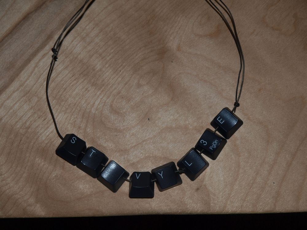 Keyboard Key Necklace/Choker : 5 Steps - Instructables