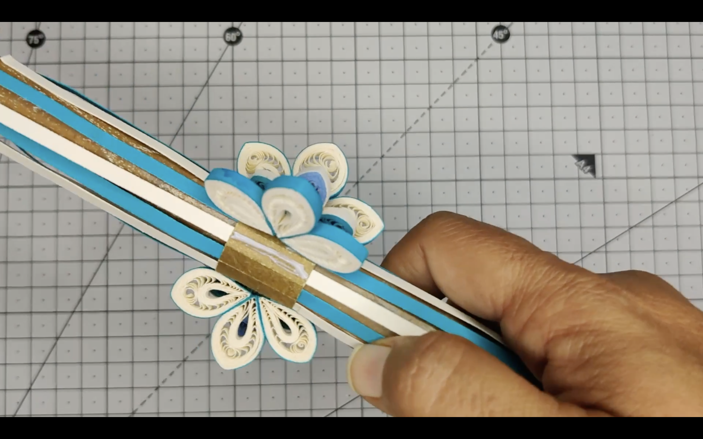 Paper Quilled Ornamental Dangler DIY : 13 Steps (with Pictures ...