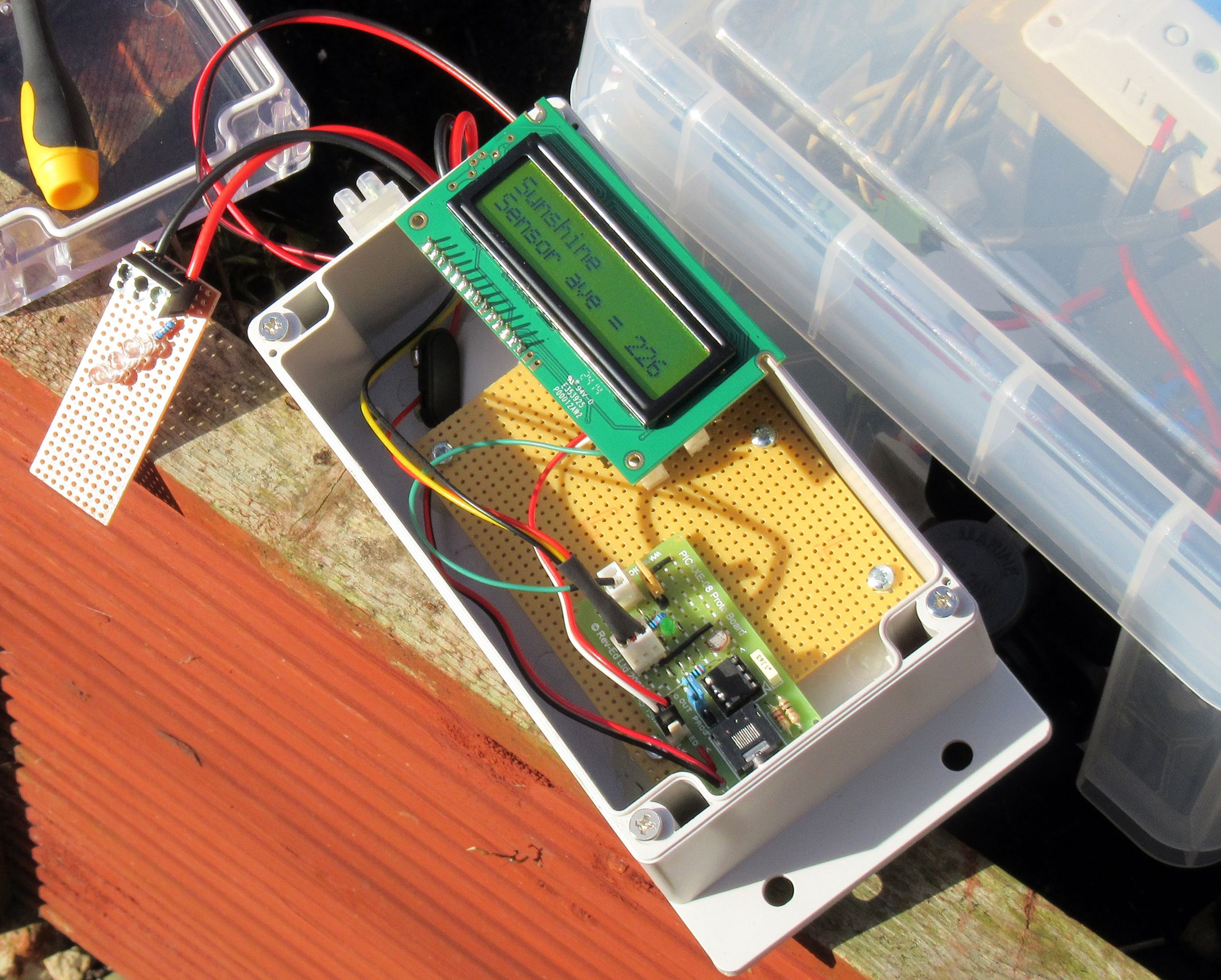 Picaxe Greenhouse Light Sensor Controller : 7 Steps (with Pictures) - Instructables