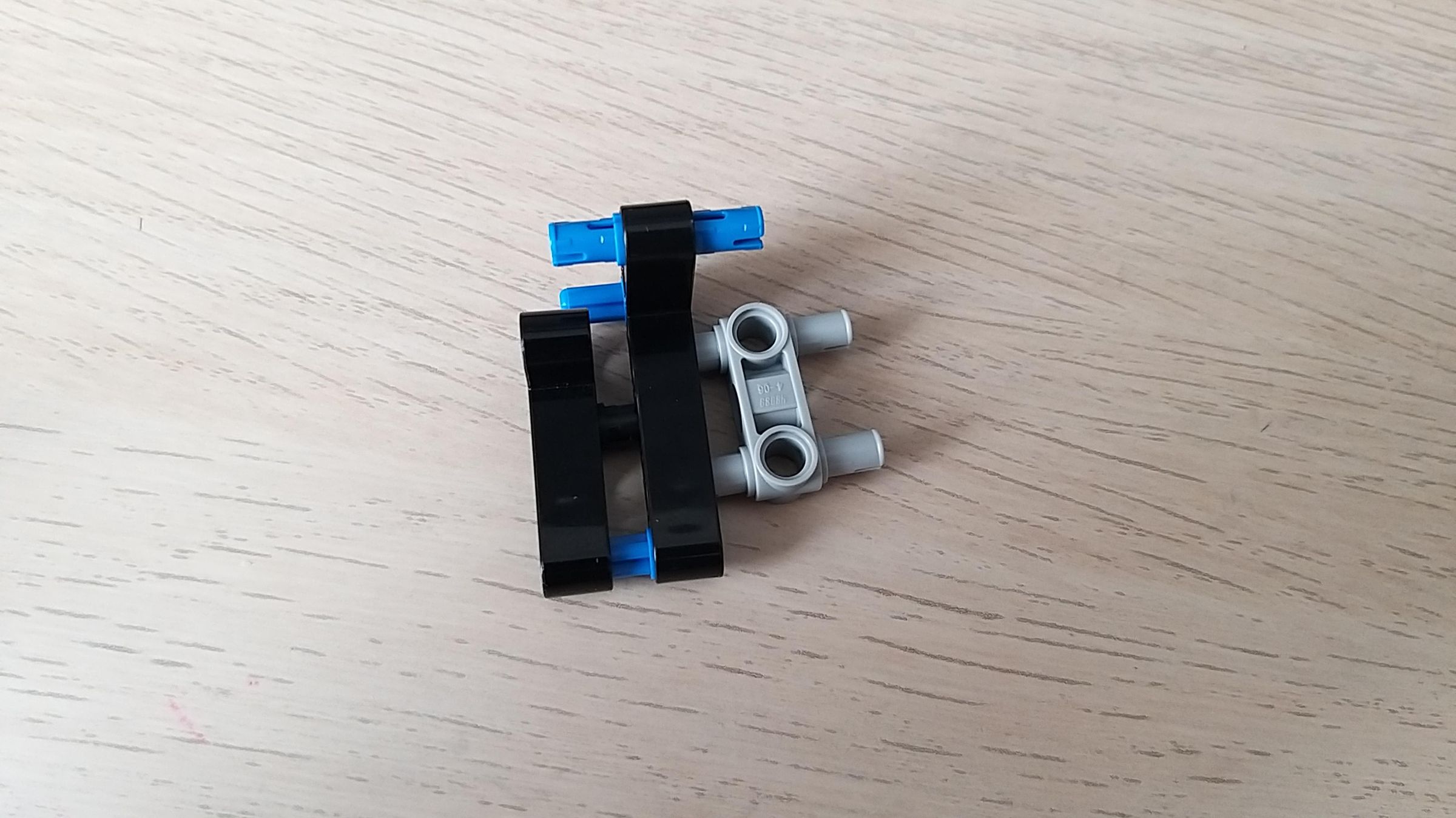 Lego Headphone Holder : 4 Steps - Instructables