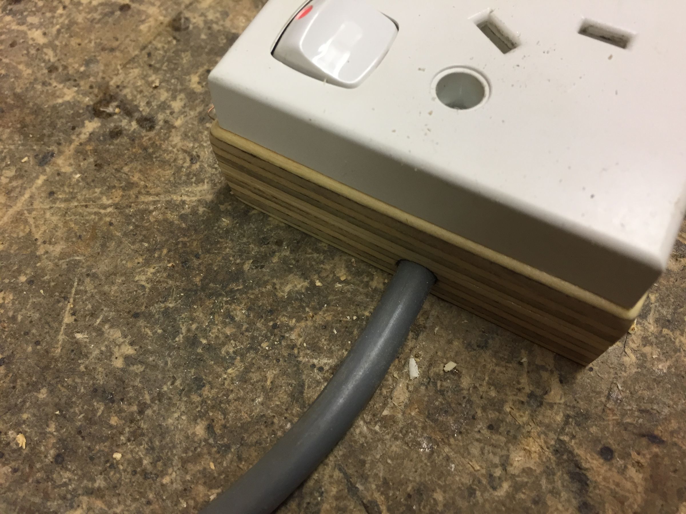 Handy Spaced Powerboard for Work Space : 5 Steps (with Pictures ...
