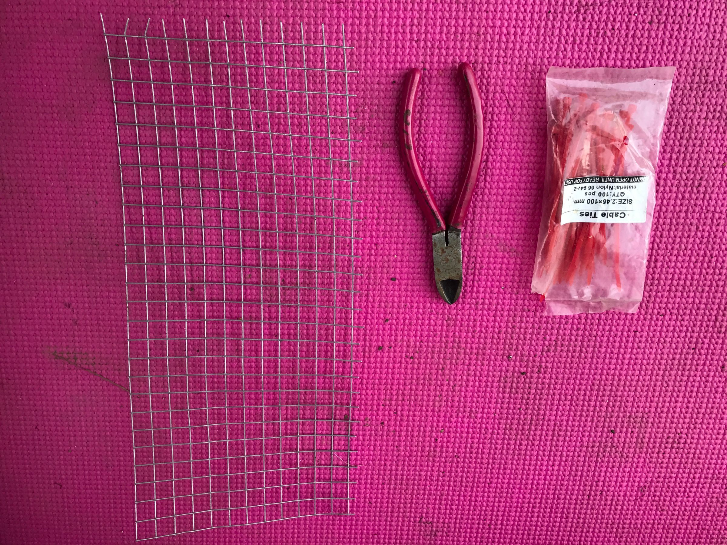 Easy and Cheap Gopher Cage : 5 Steps (with Pictures) - Instructables