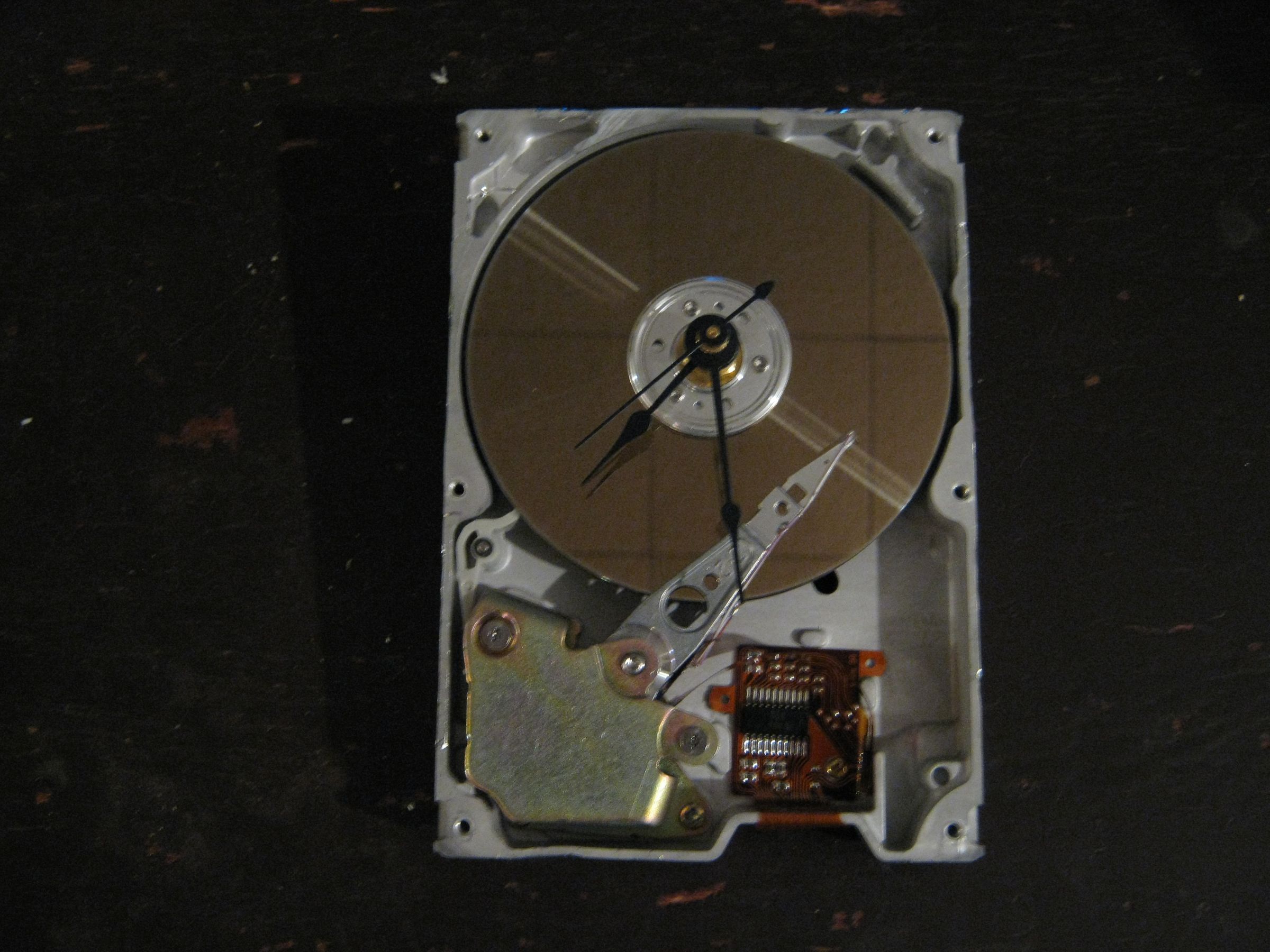 Hard Drive Desk Clock : 8 Steps - Instructables