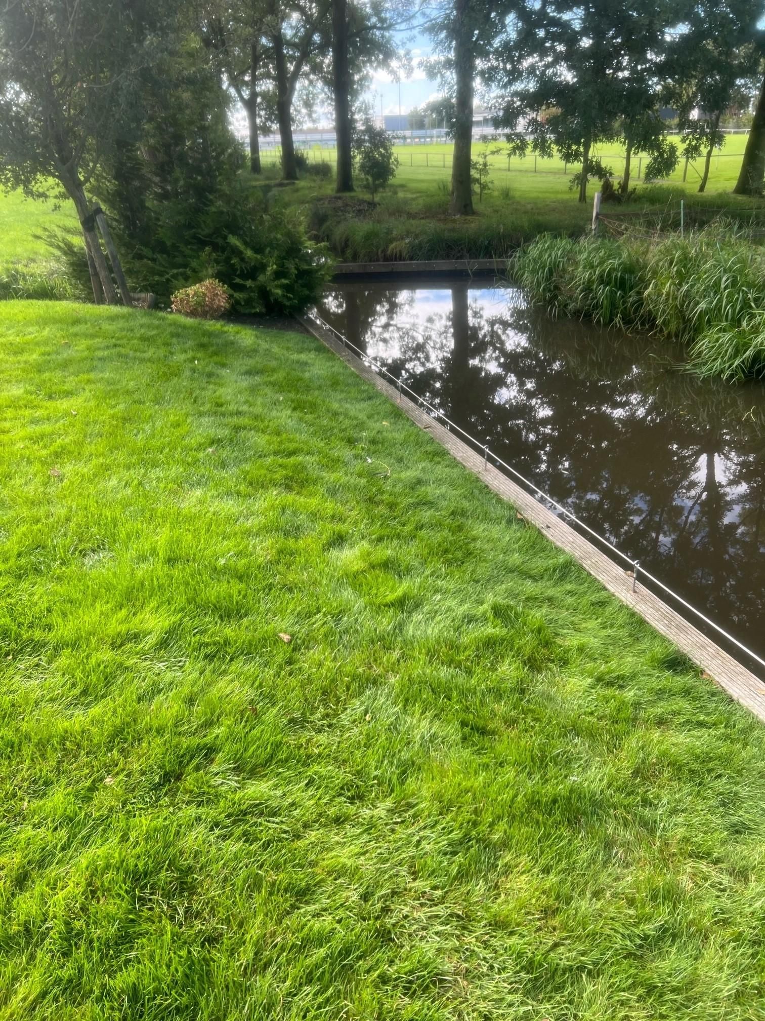 A Wire Rope Line to Protect Robot Mower From Falling in the Water : 4 ...