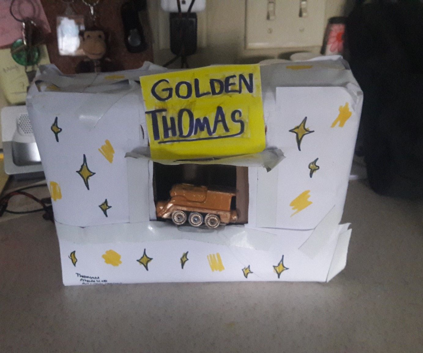 Limited Edition "Golden" Thomas and Display Case : 8 Steps - Instructables