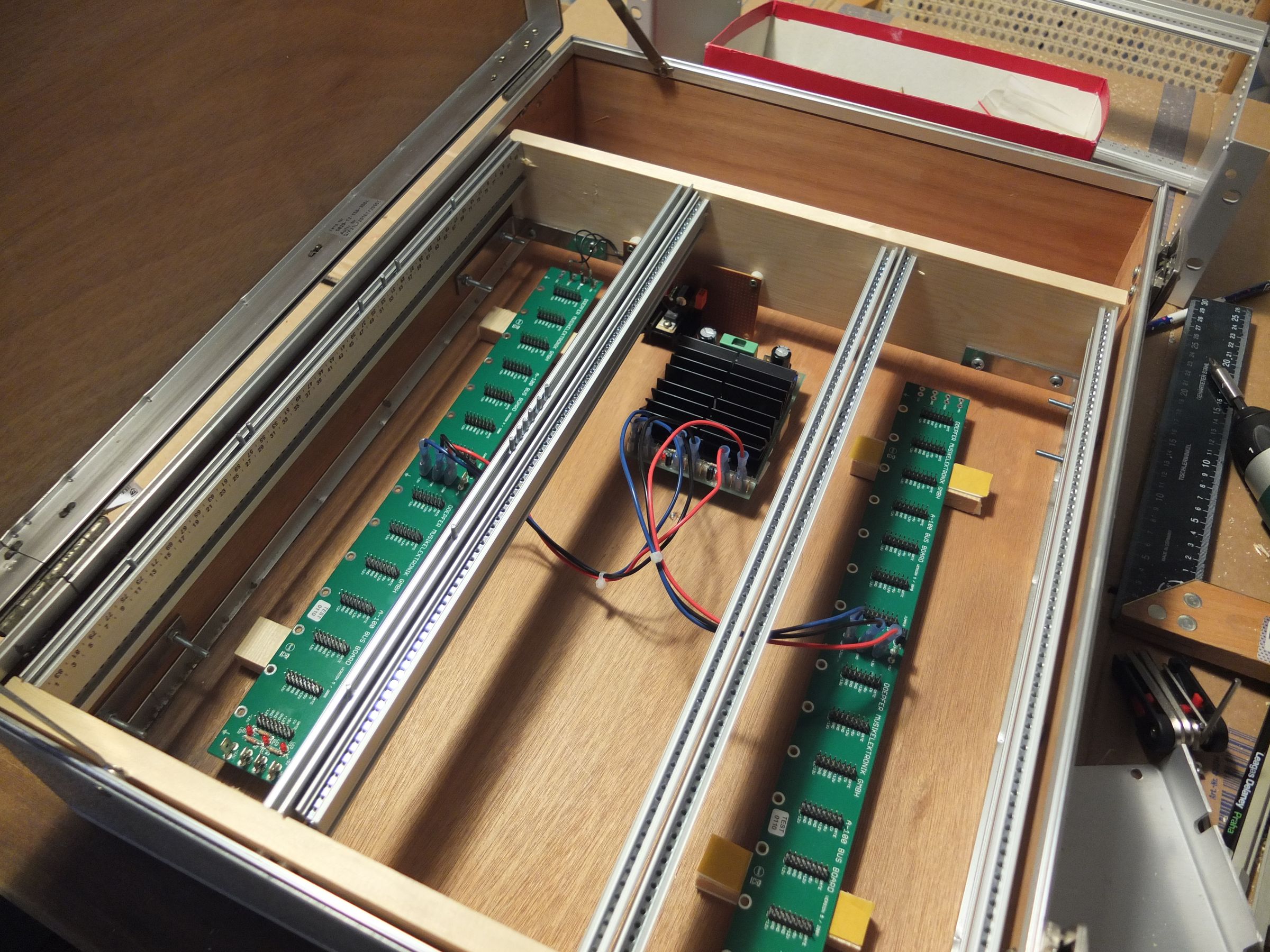 Build Your Own Low-cost Eurorack-Suitcase : 6 Steps (with Pictures ...
