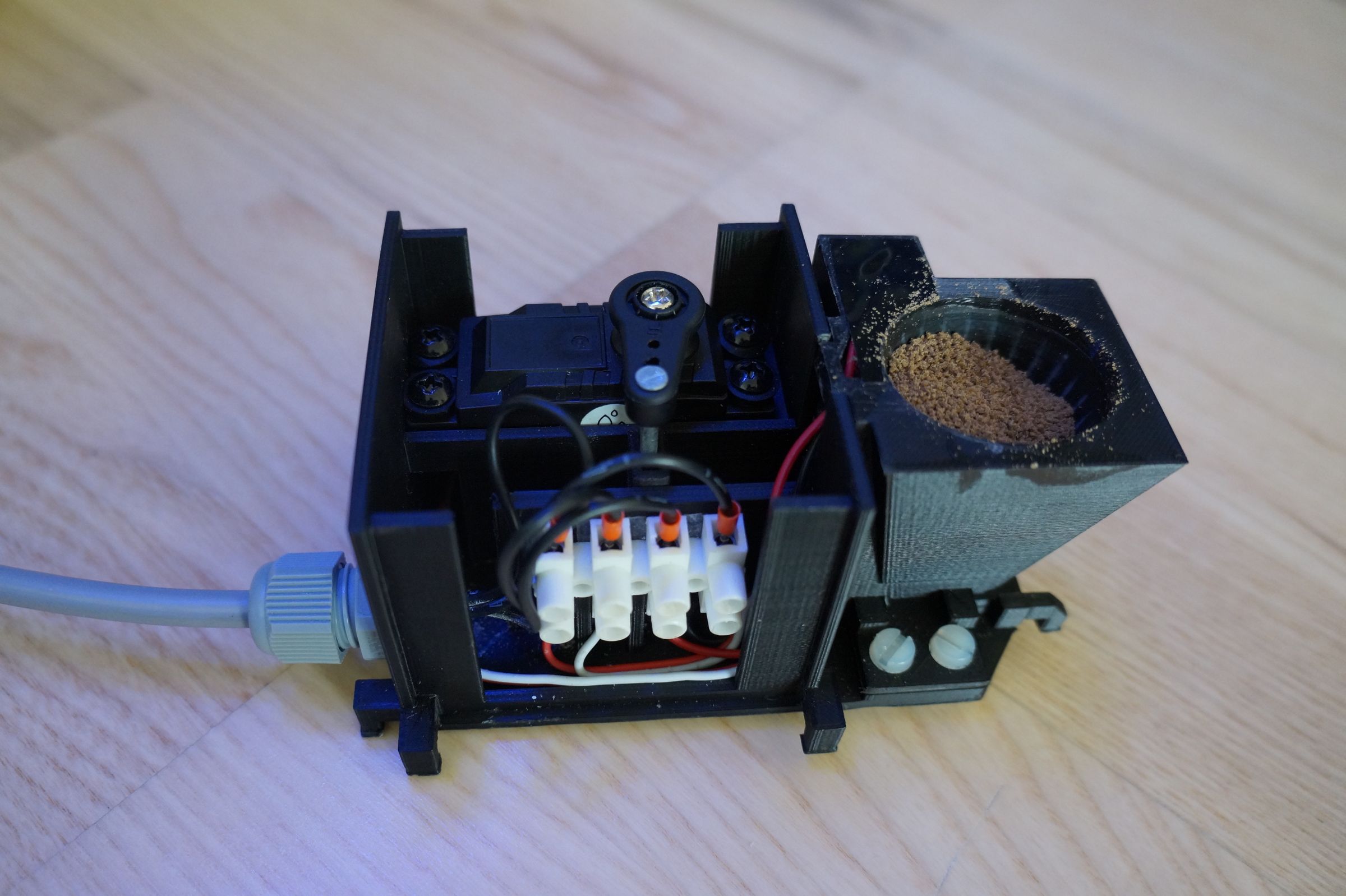 EAL - Arduino Controlled Coral Feeder : 8 Steps (with Pictures ...