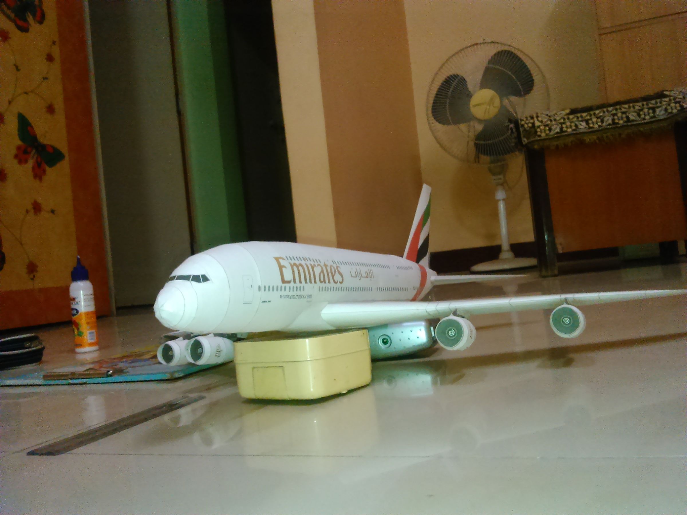 A380 Emirates Paper Model 1:132 : 5 Steps - Instructables
