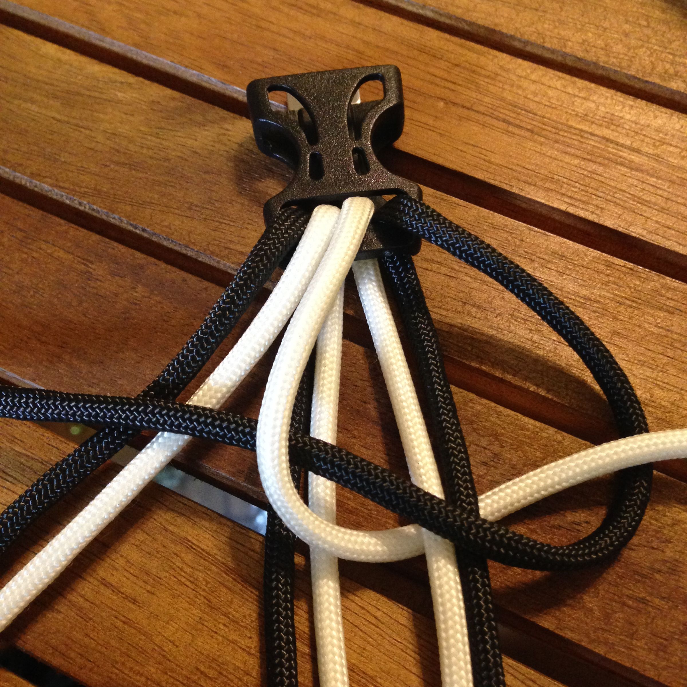 Paracord Bracelet With Fire Starter Buckle : 5 Steps (with Pictures ...