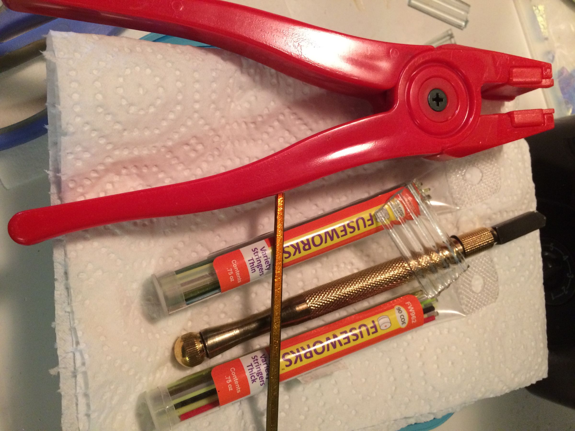 Adding Different Types of Stringers to Fused Glass : 6 Steps (with ...