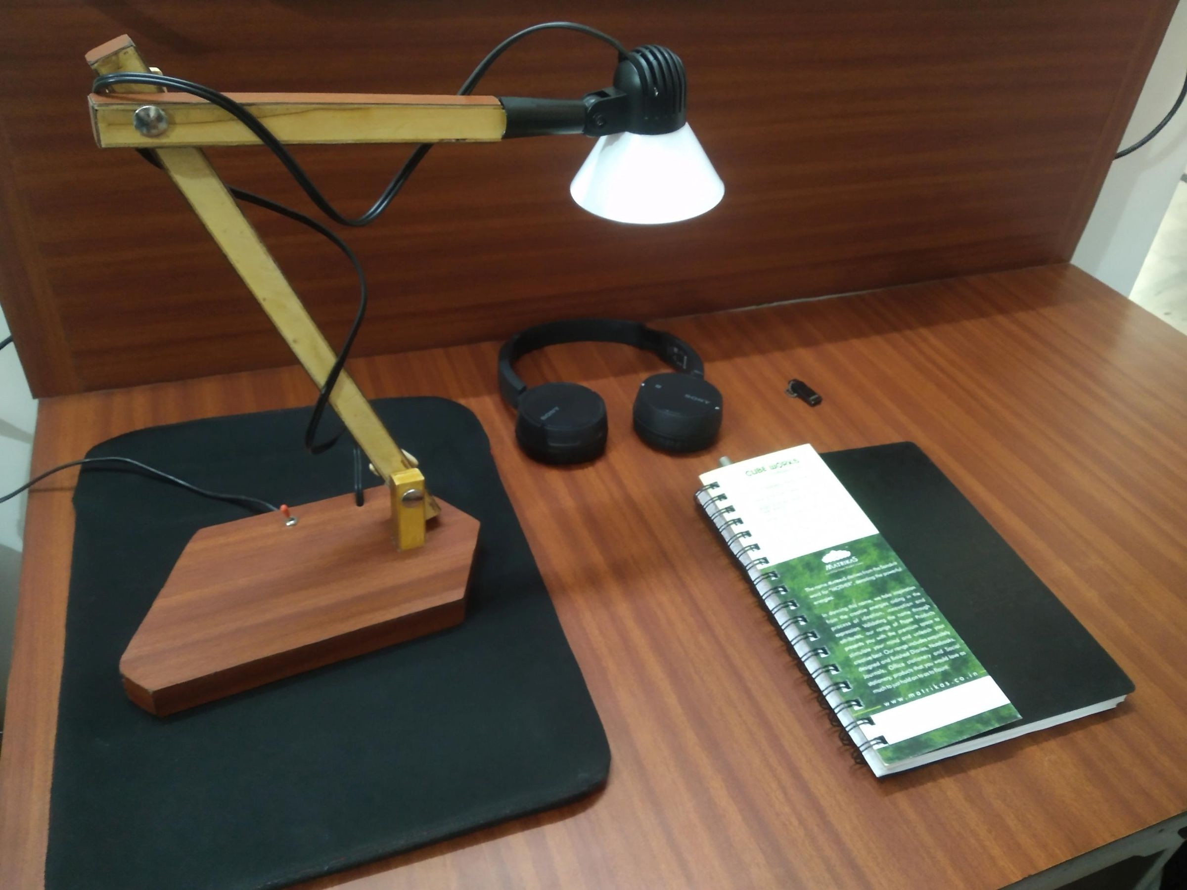 Desk Lamp Using Scrap Wood : 9 Steps - Instructables