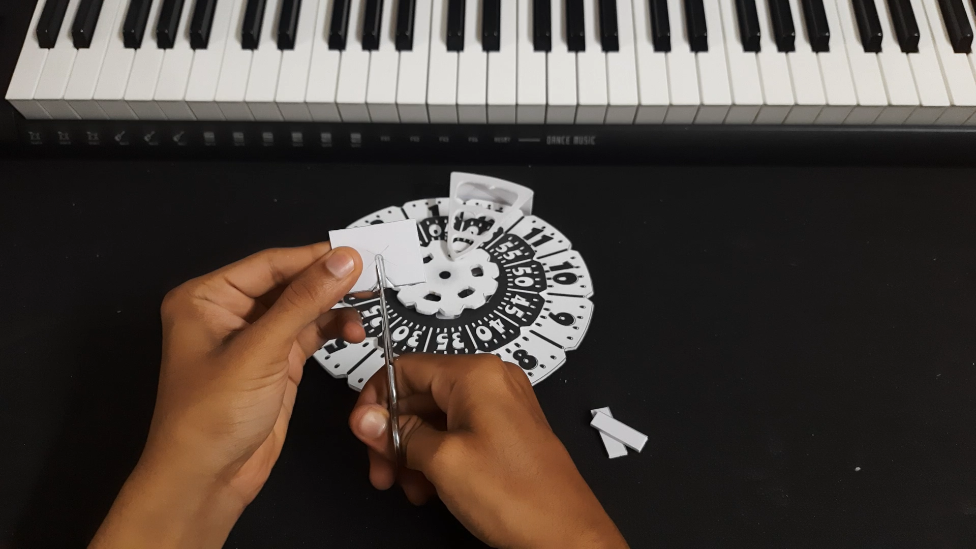 How to Make a Clock That Tells Time With a Twist...? : 8 Steps (with ...