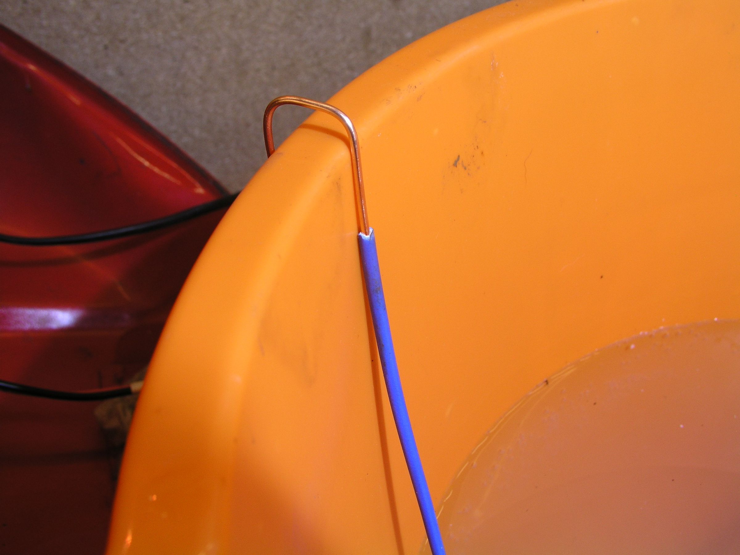 Electrolysis Rust Removal - Parts : 5 Steps - Instructables