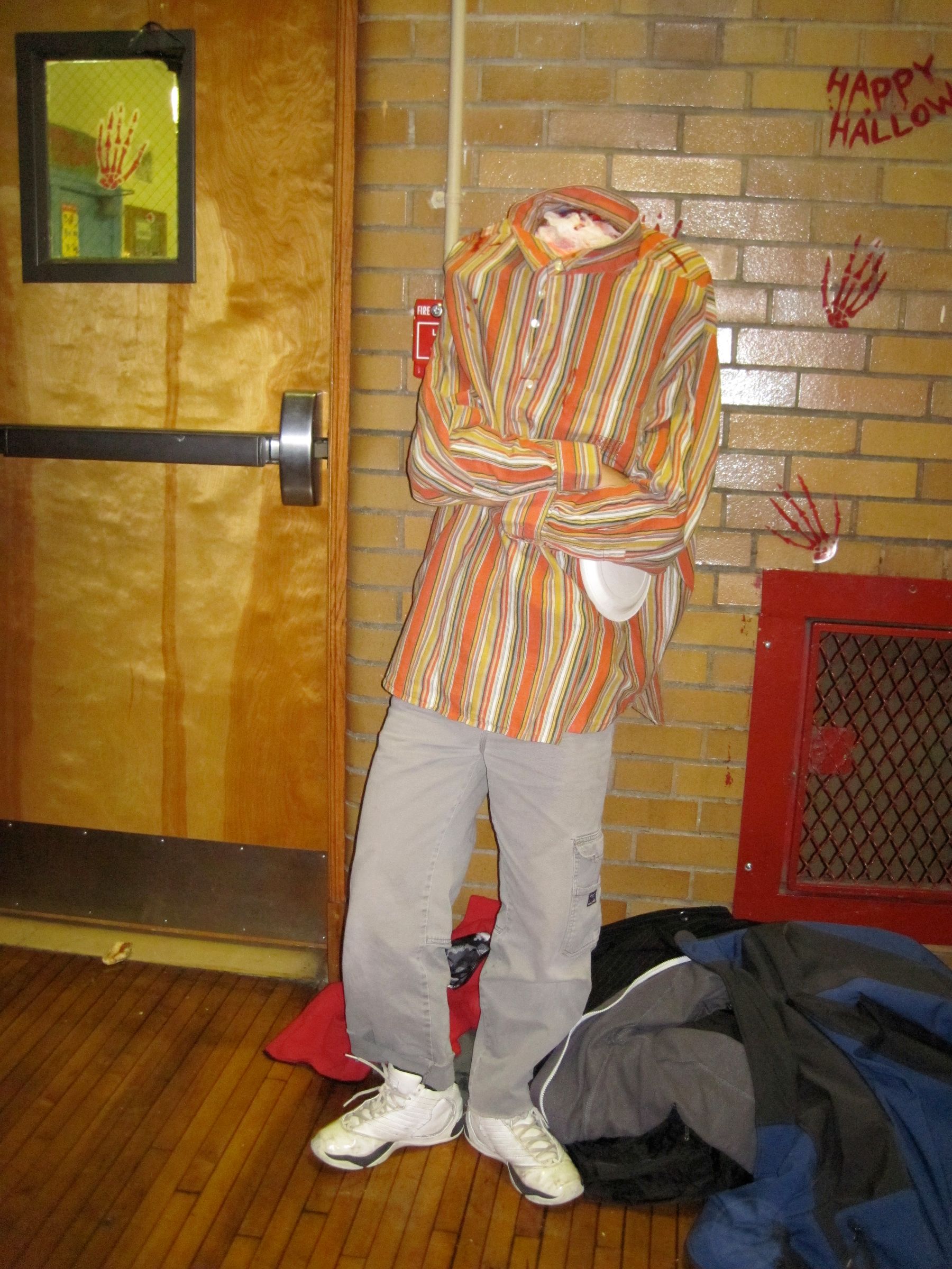 Headless Costume : 3 Steps - Instructables