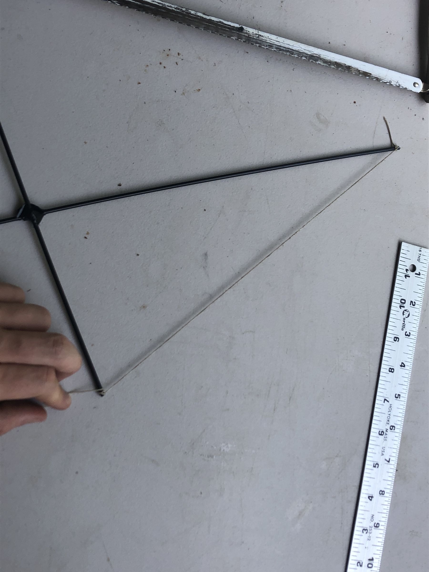 How to Make a Basic Kite : 7 Steps (with Pictures) - Instructables